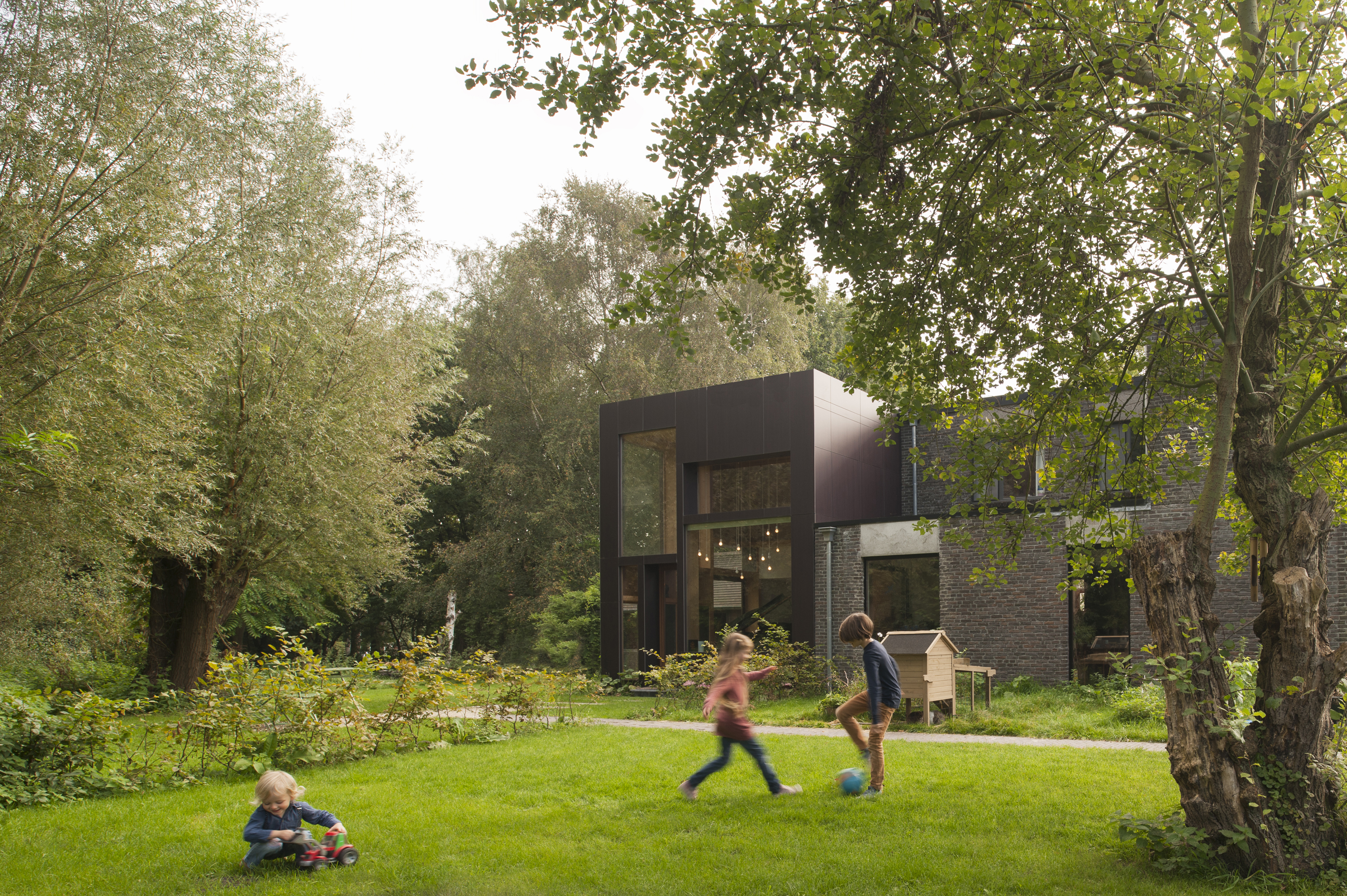 The Strange Barn by Burobill - Architizer