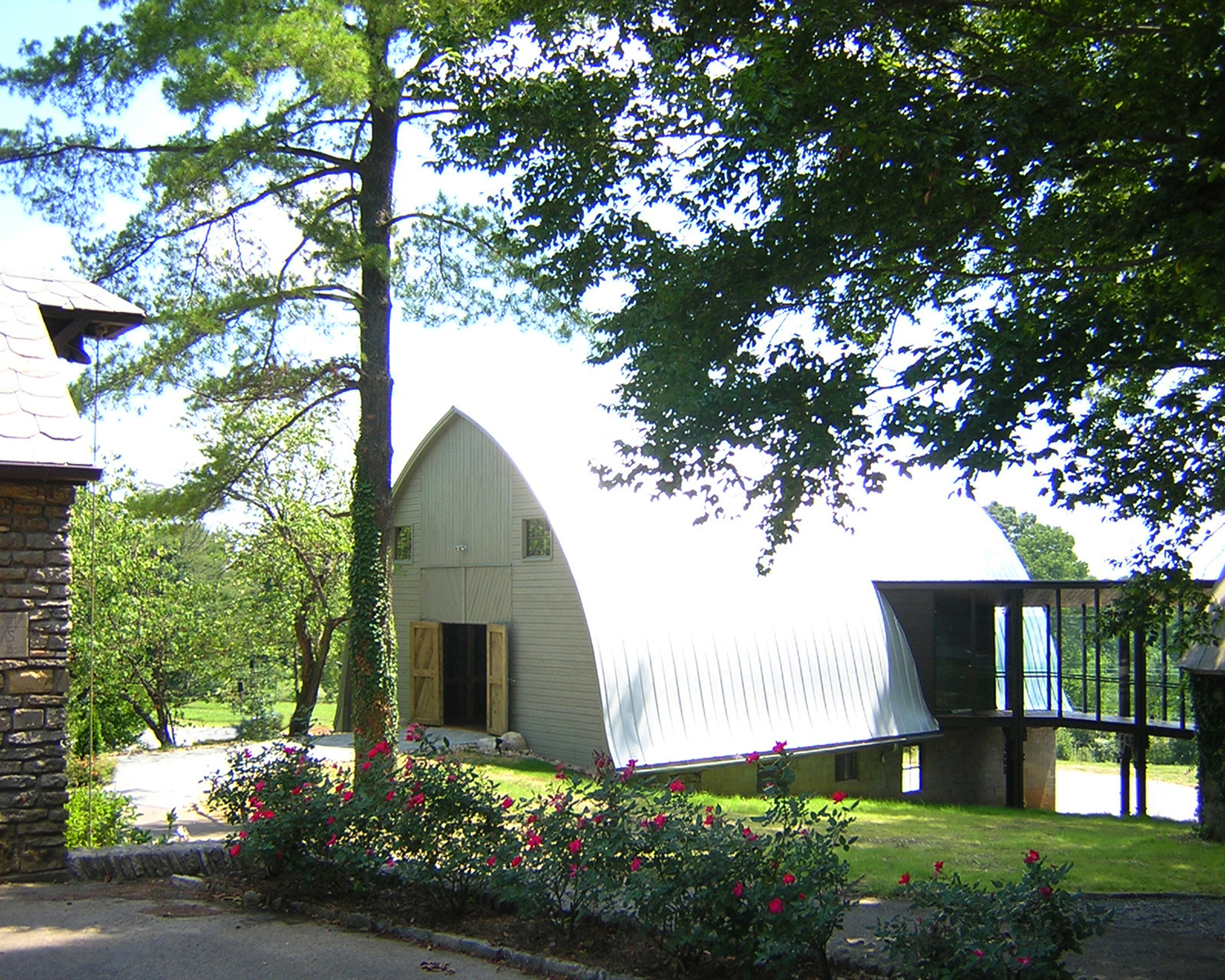 Gheens Barn & Peyton Samuel Head Trust Pavilion by de Leon & Primmer ...