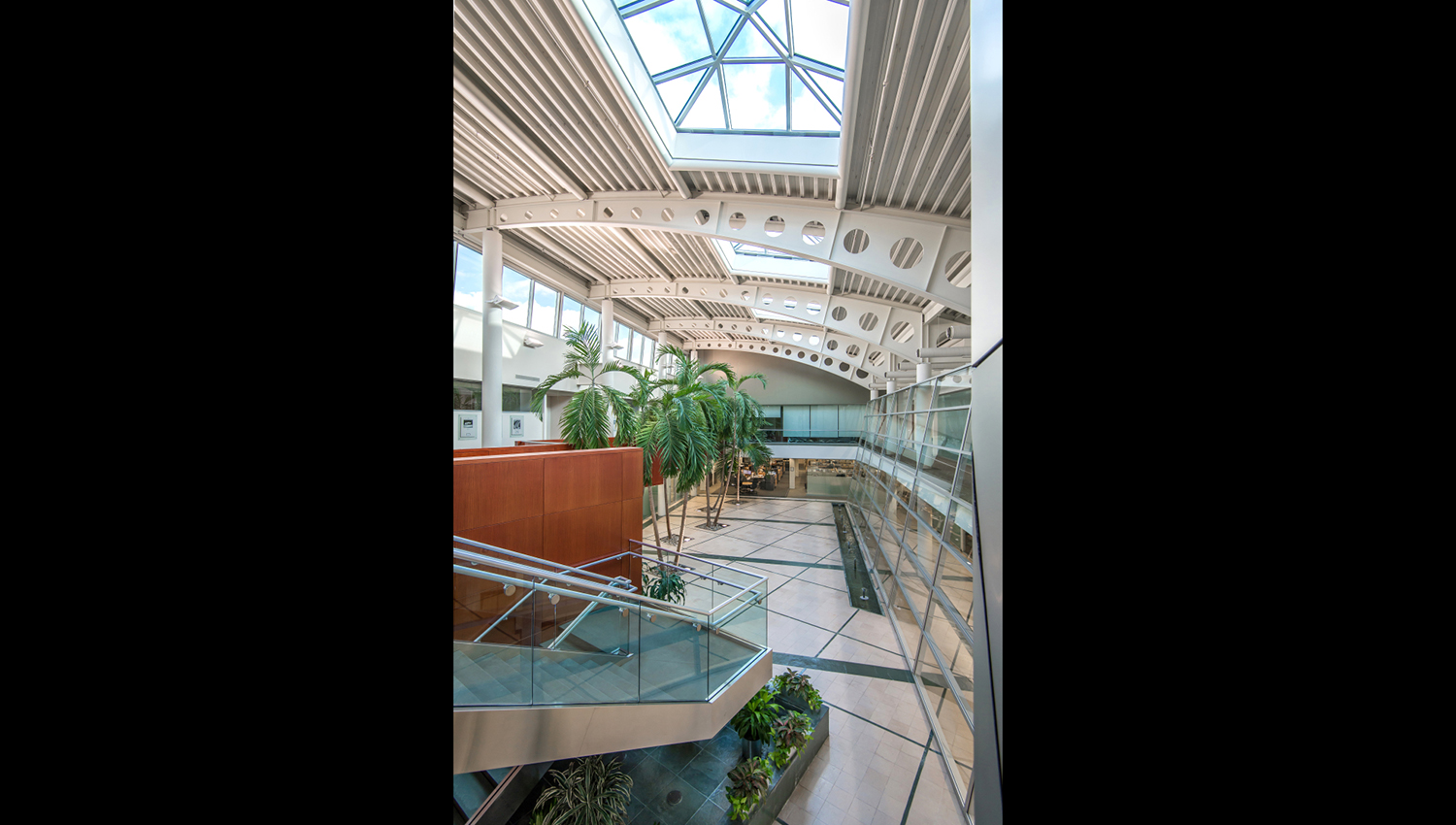 Dassault Falcon Corporation North American Headquarters-Showroom by NK ...