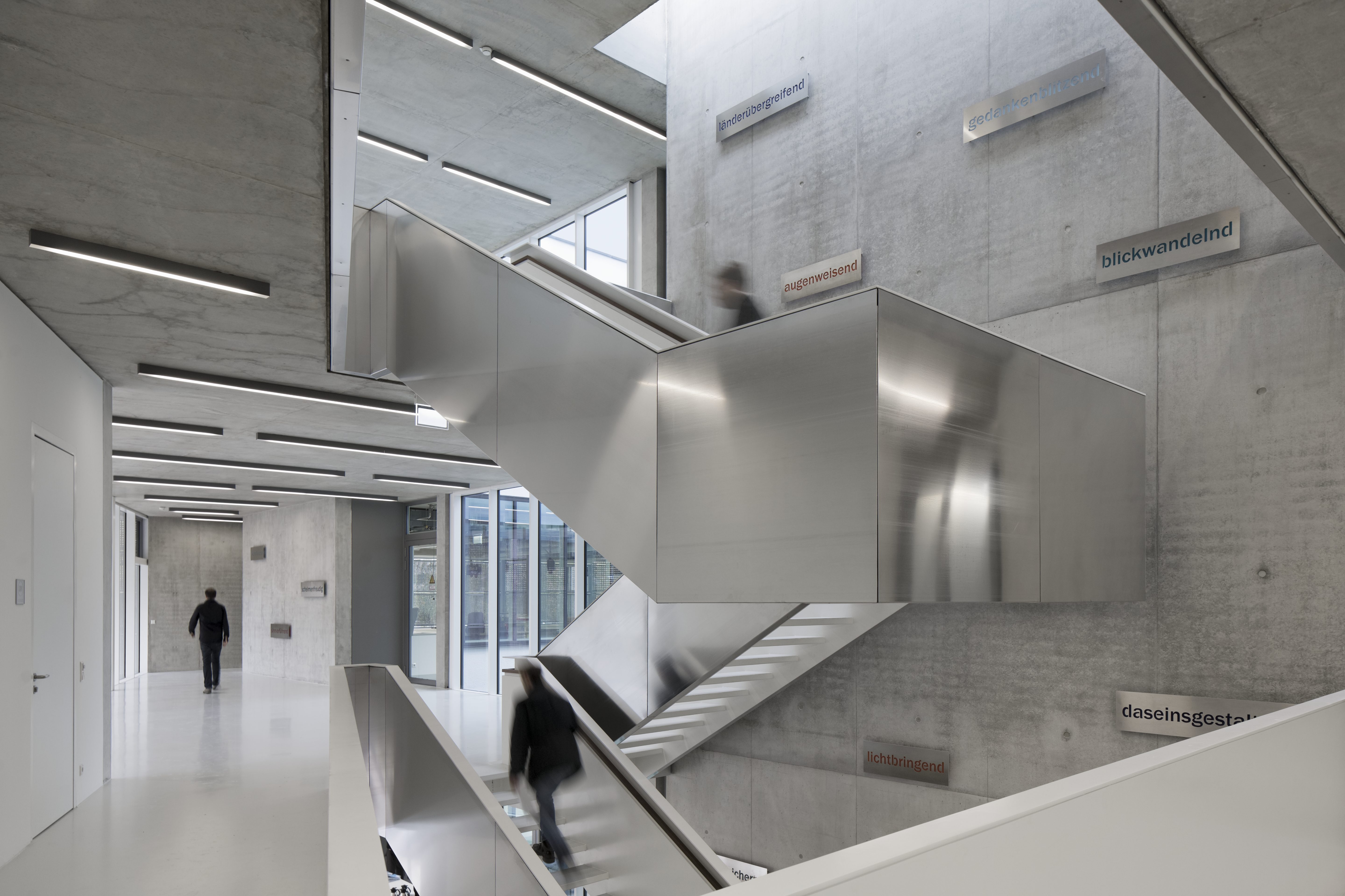 Helmholtz-Institute for Electrochemical Energy Storage HIU, University ...