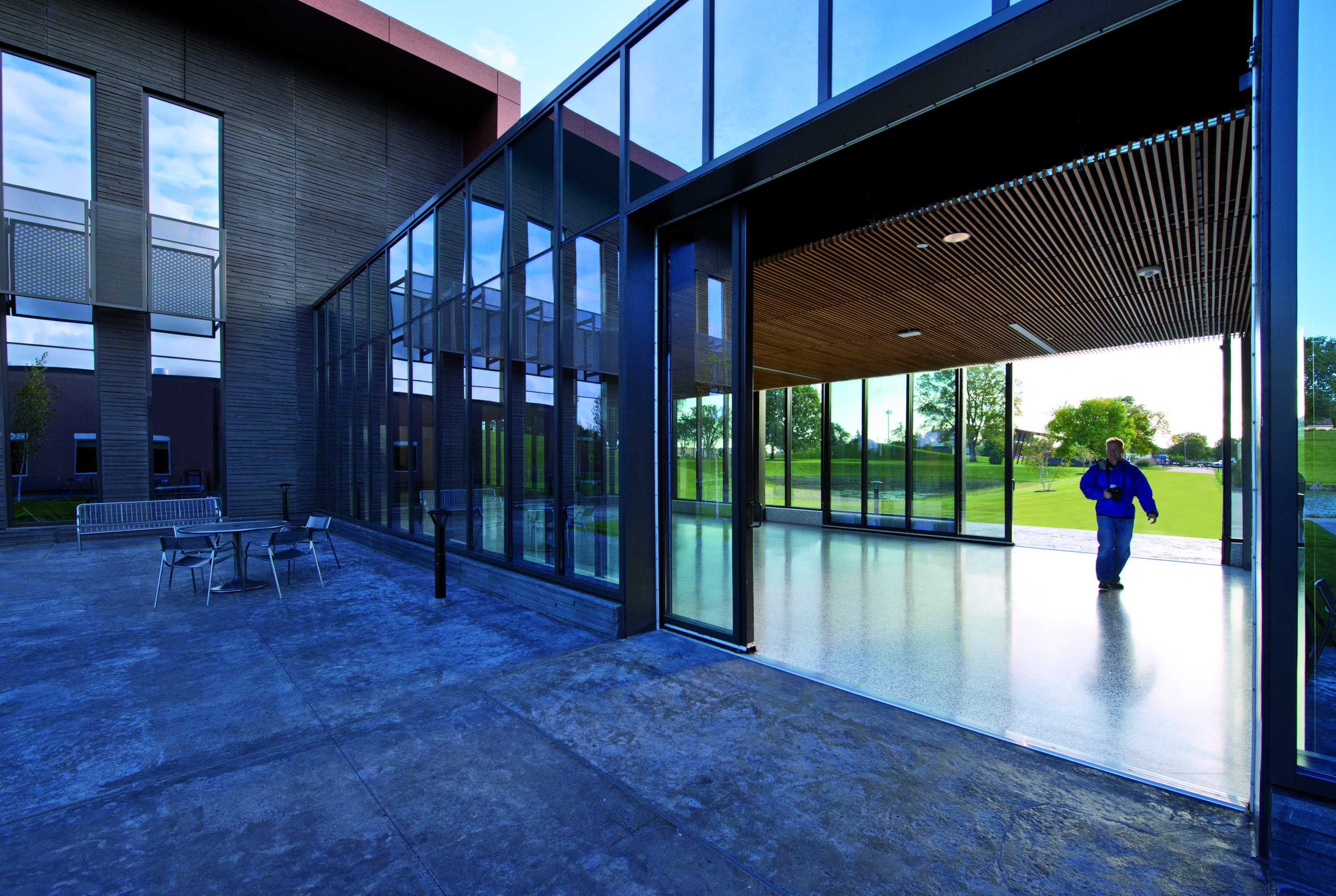 Toro Headquarters and Product Development Center by Leo A Daly - Architizer