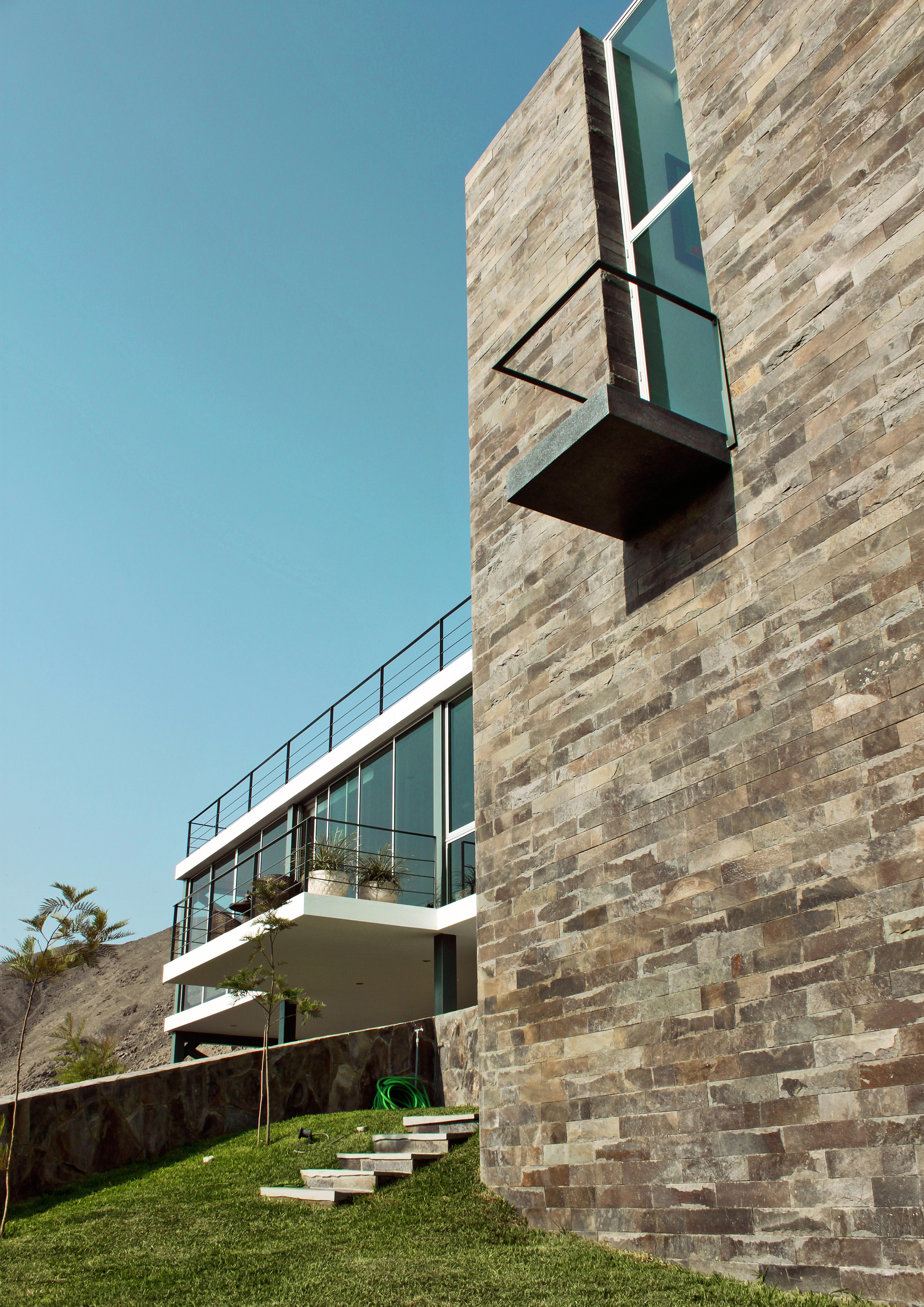 Viewpoint House by NIKOLAS BRICEÑO arquitectura - Architizer