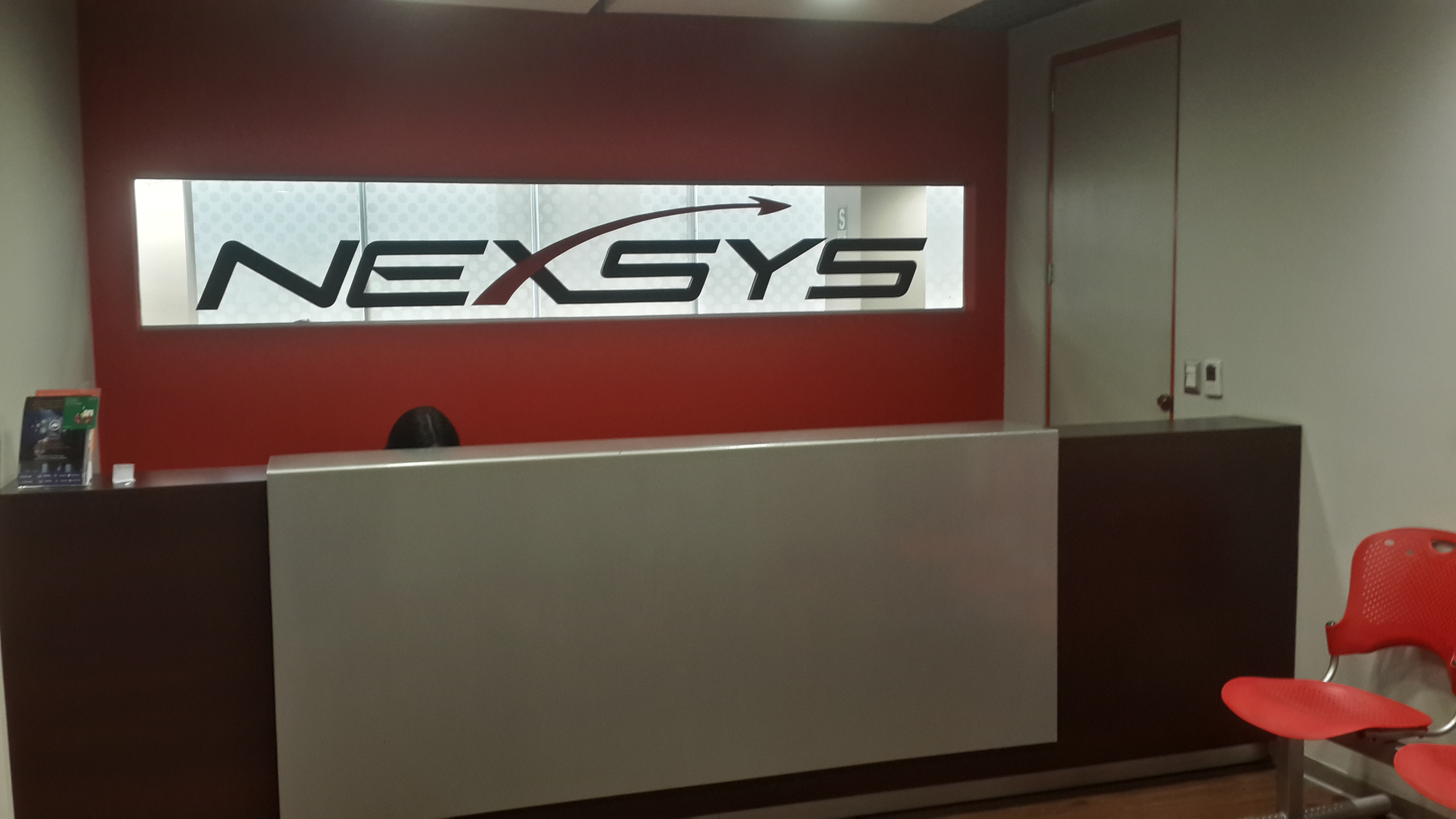 Oficinas NEXSYS del Perú (2014) by DHG Arquitectos - Architizer