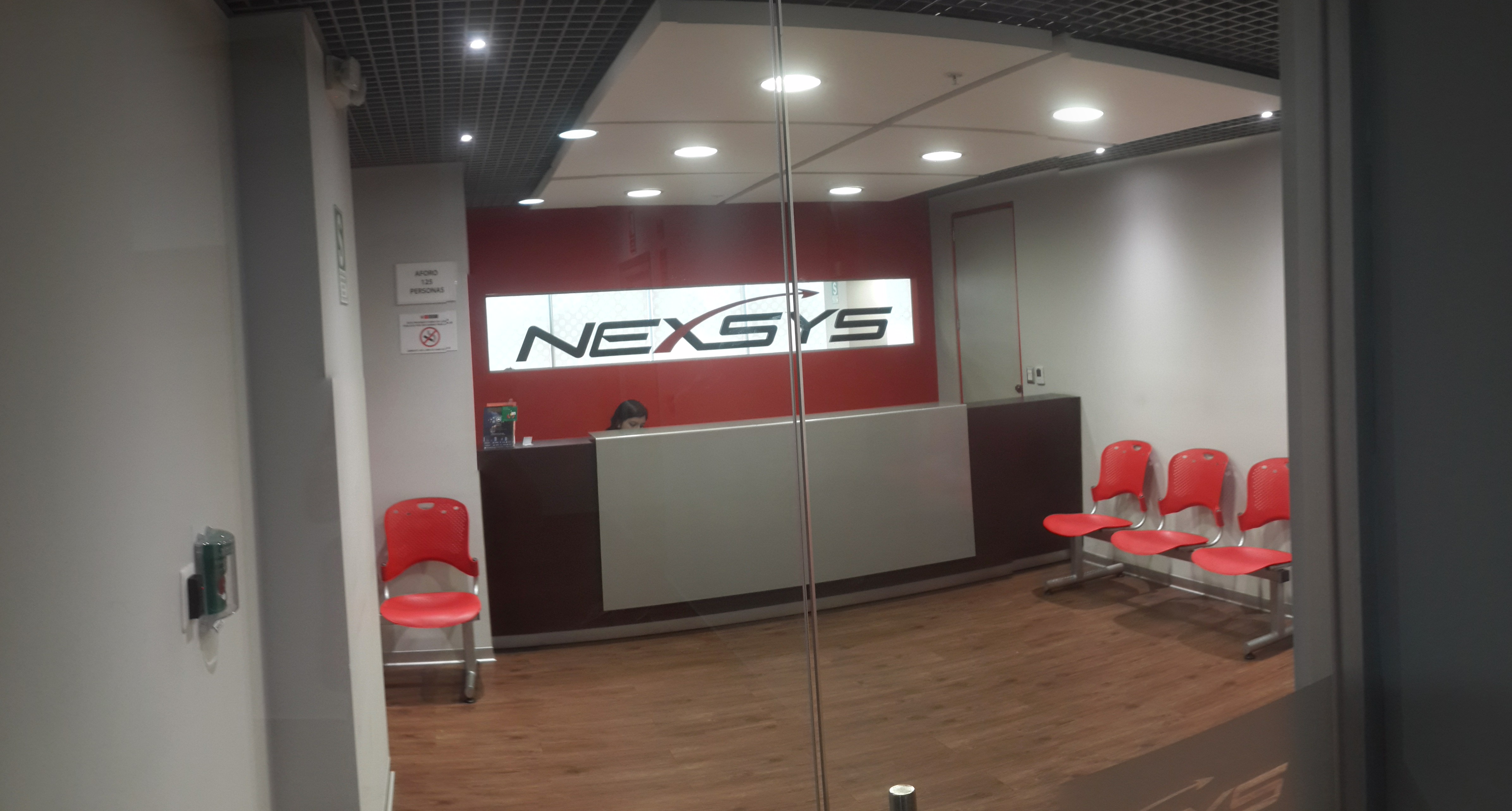 Oficinas NEXSYS del Perú (2014) by DHG Arquitectos - Architizer