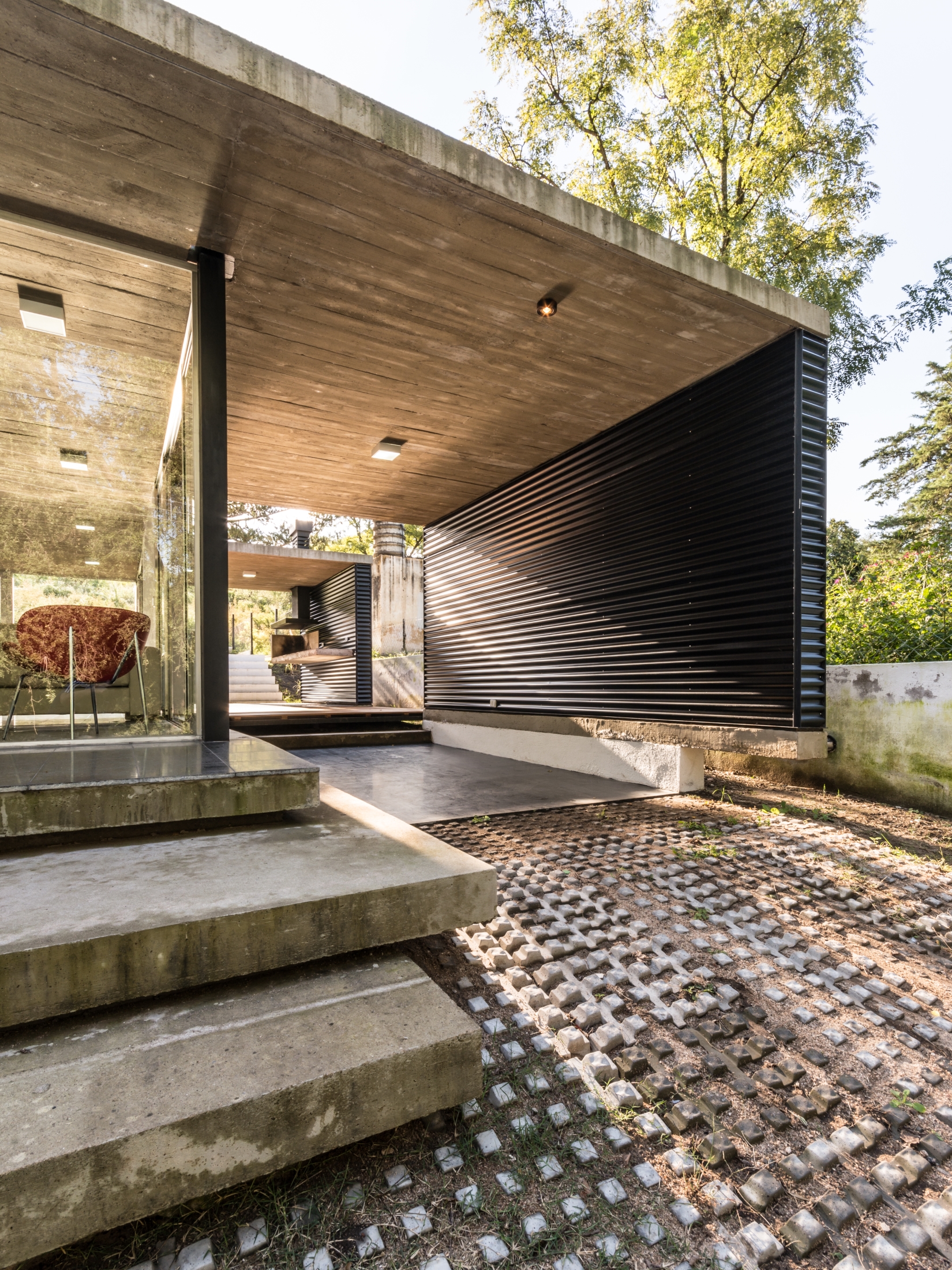 Suburban house - Architizer