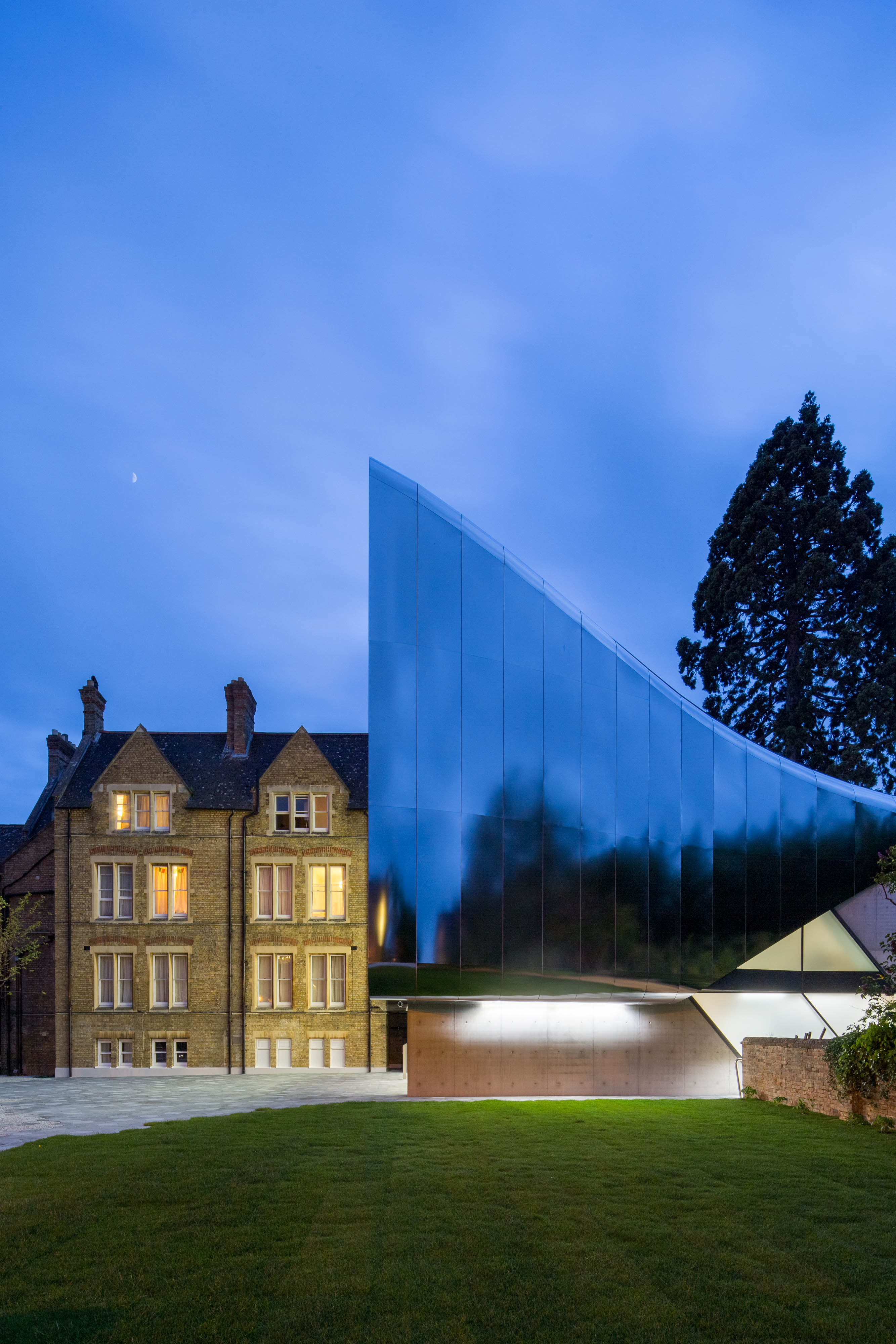 Investcorp Building by Zaha Hadid Architects - Architizer