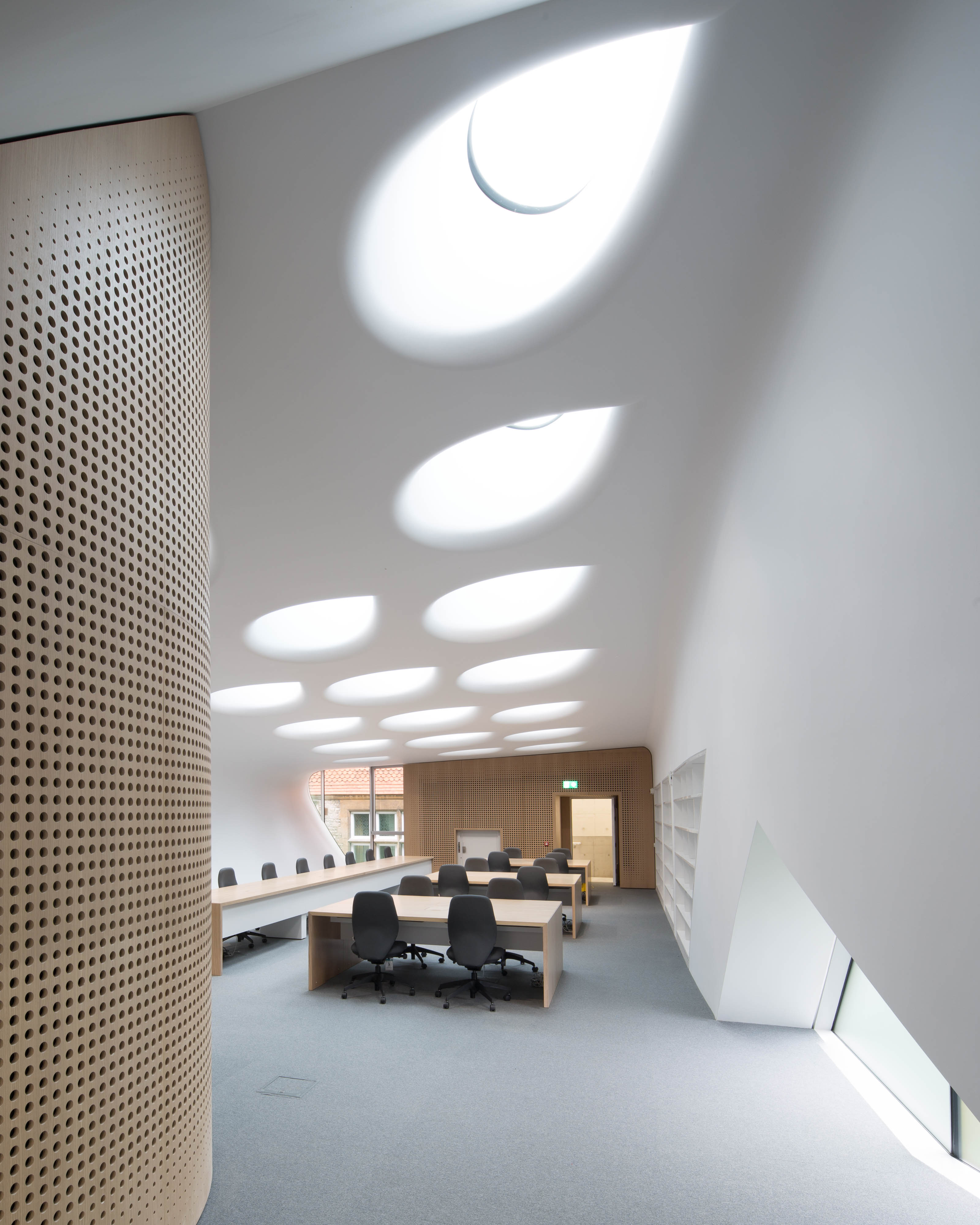 Investcorp Building by Zaha Hadid Architects - Architizer