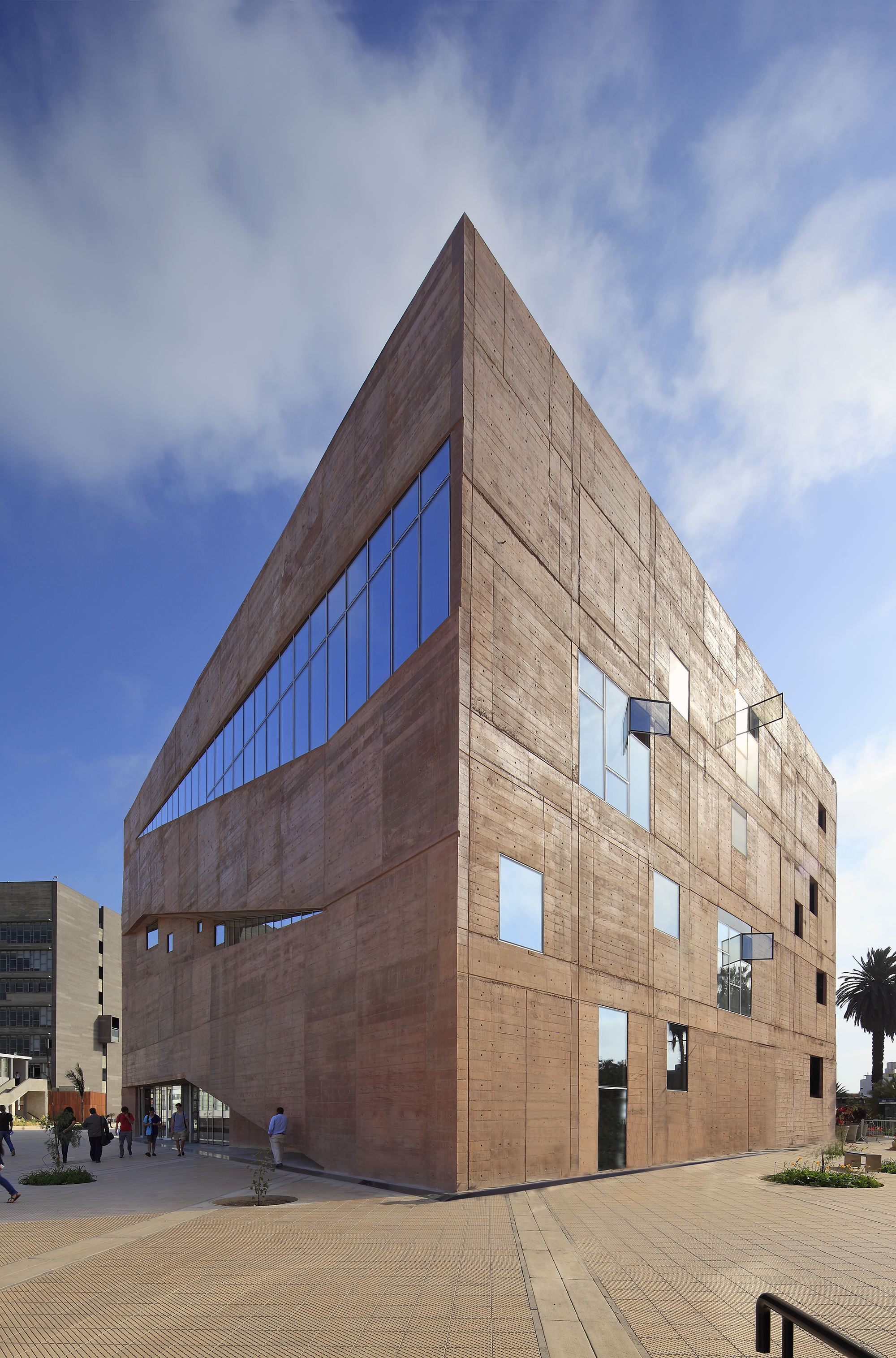 Science, Engineering and Architecture Library by LLOSA CORTEGANA ...