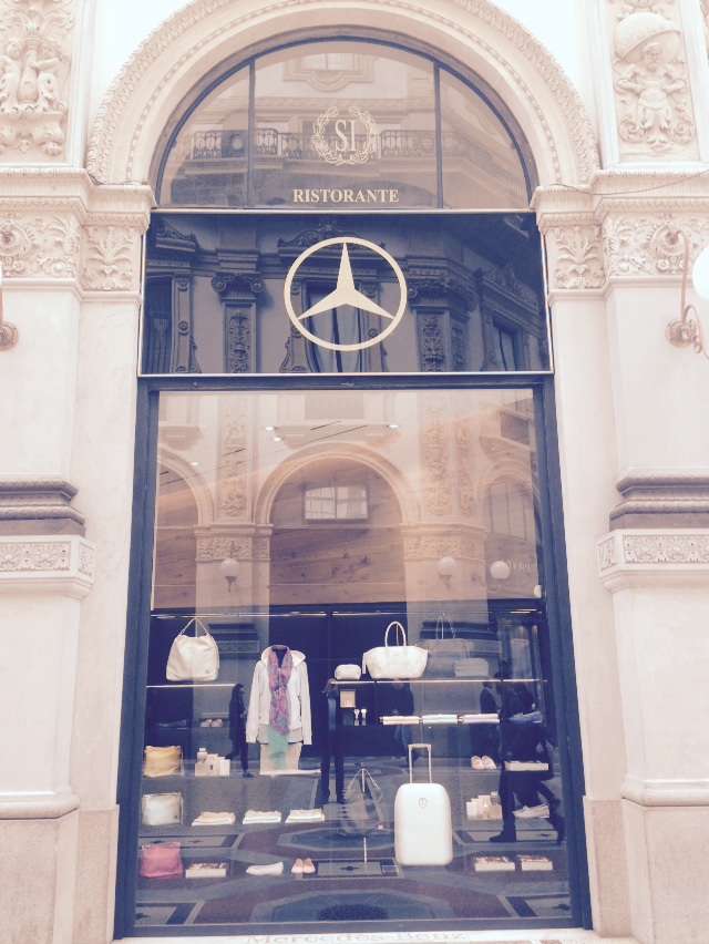 Mercedes Me Store by VANDA DESIGNERS - Architizer