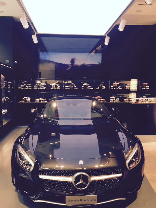 Mercedes Me Store by VANDA DESIGNERS - Architizer
