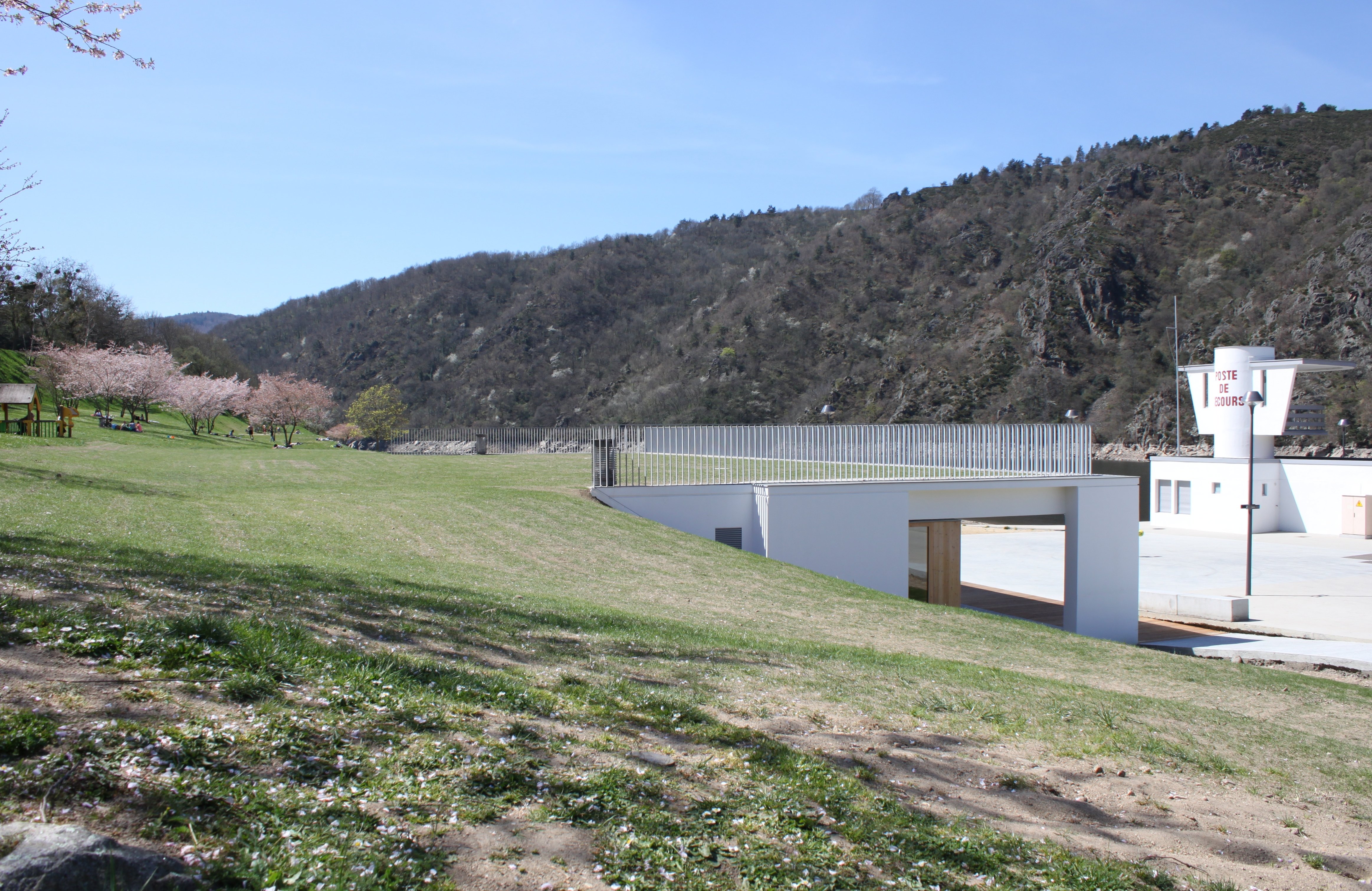 Leisure and services center by LiNk Architectes - Architizer