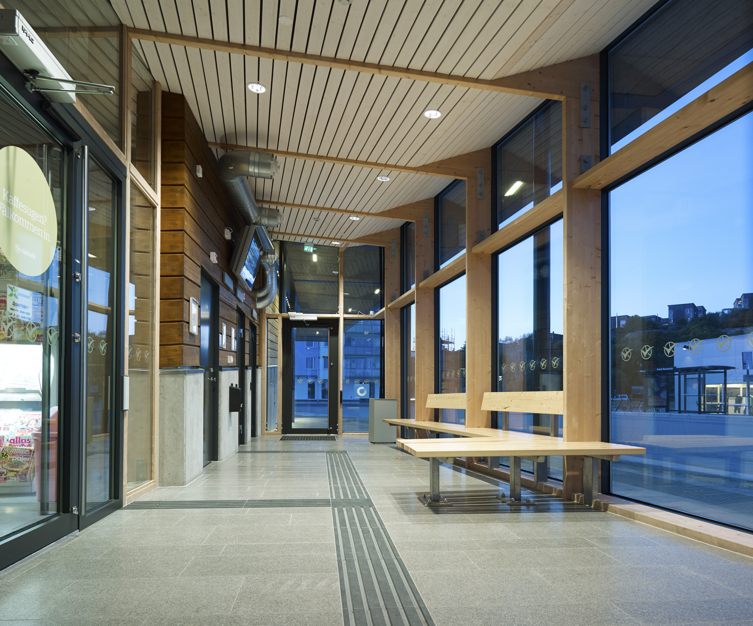 Resecentrum Amhult by Kanozi Arkitekter - Architizer