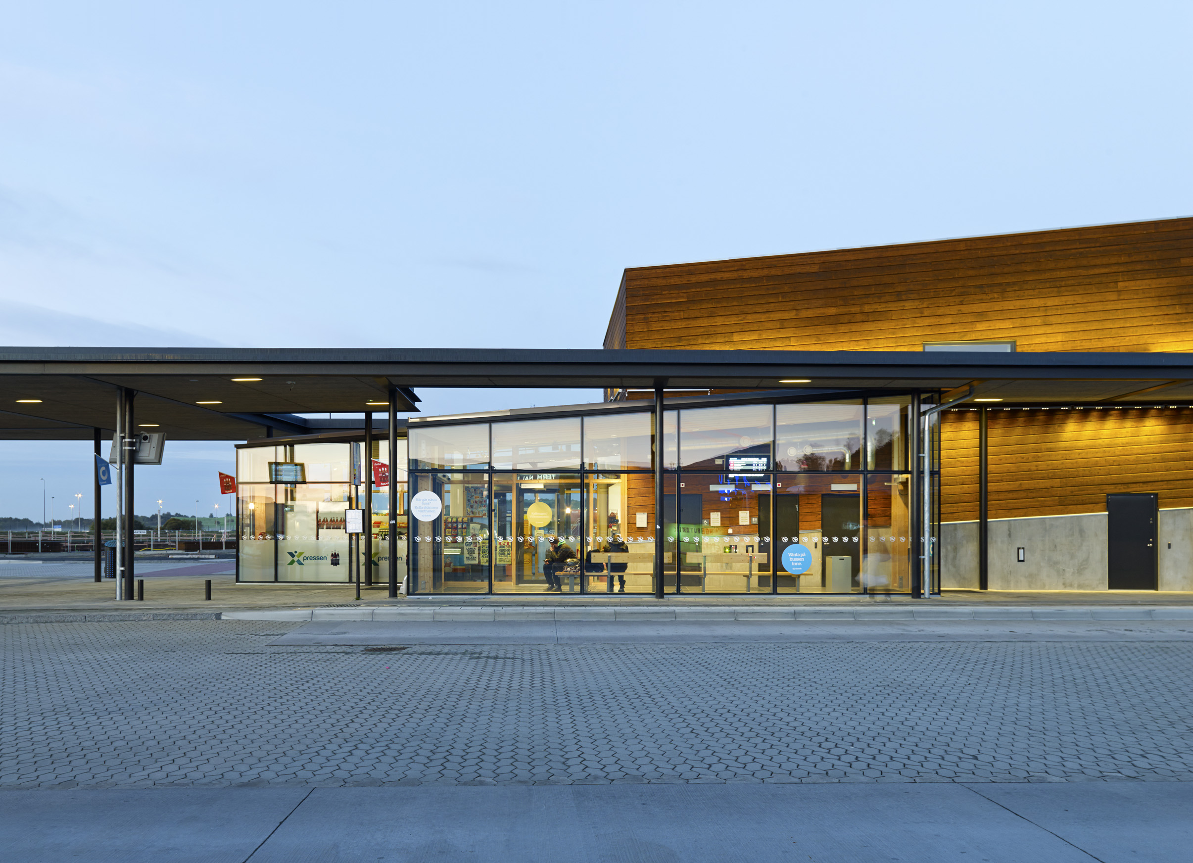 Resecentrum Amhult by Kanozi Arkitekter - Architizer