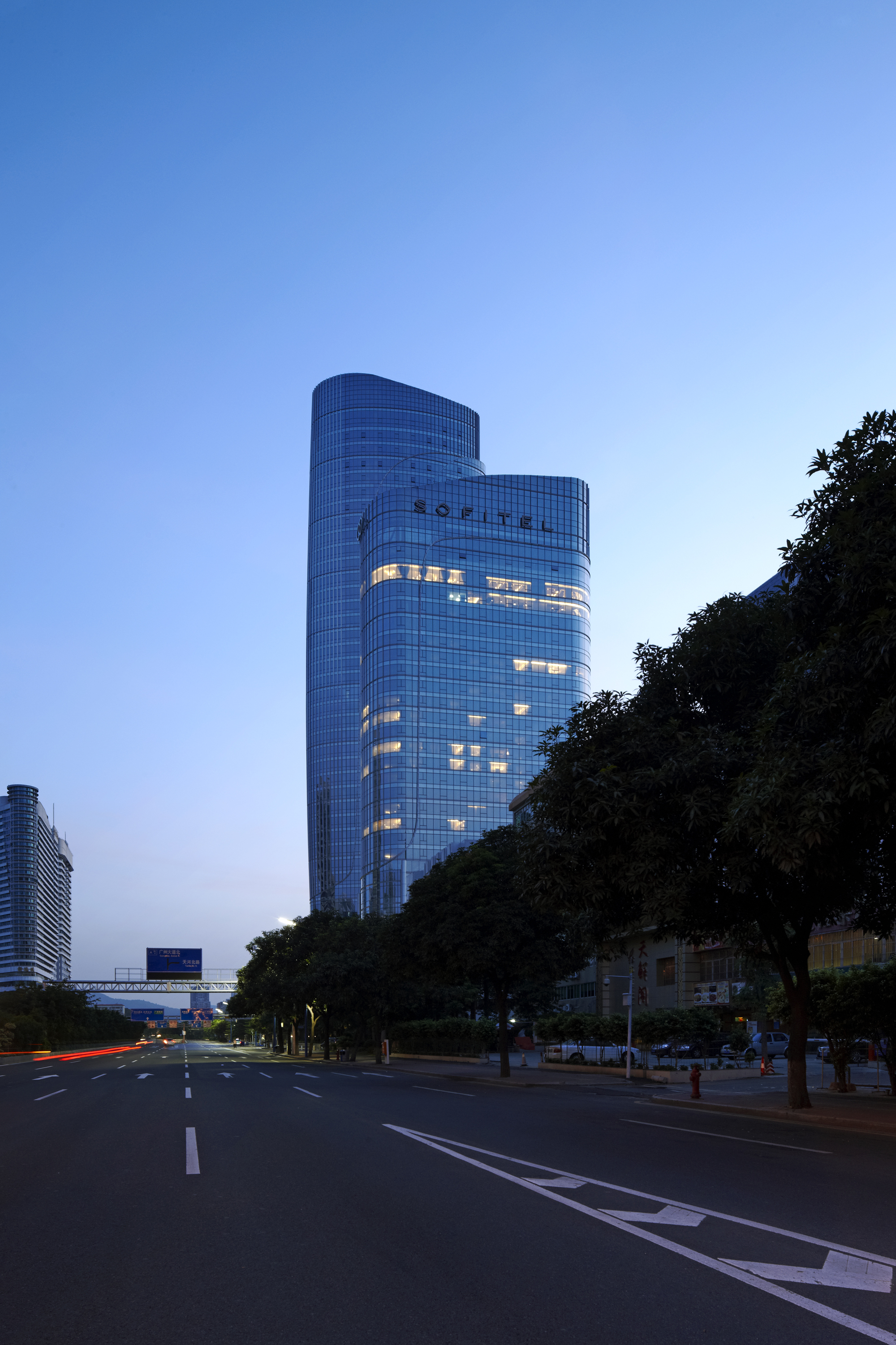 Guangzhou Auto Group World Headquarters by Steffian Bradley Architects ...