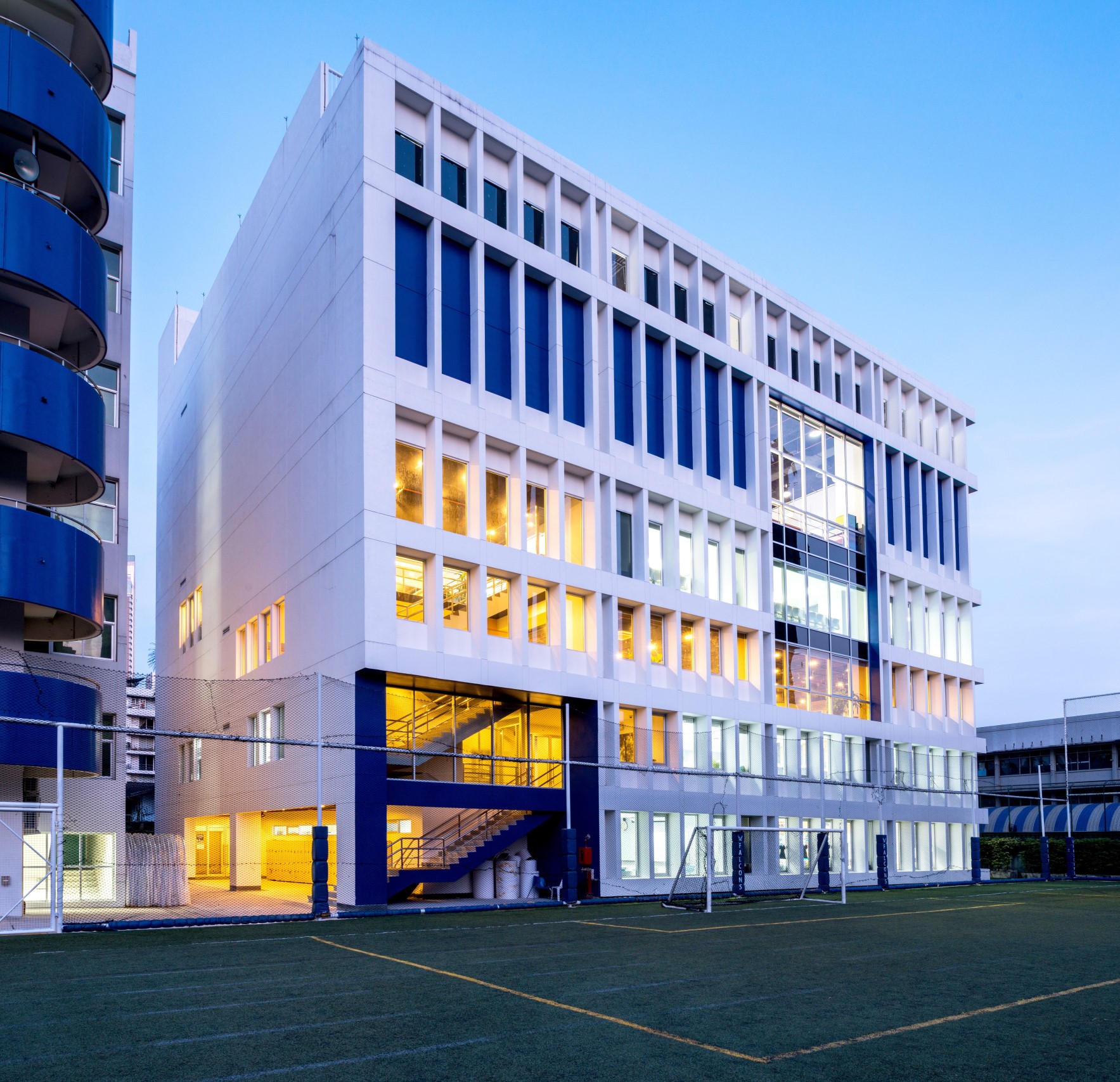 NIST International School by Stephen O'Dell Architects (SODA-Thailand ...