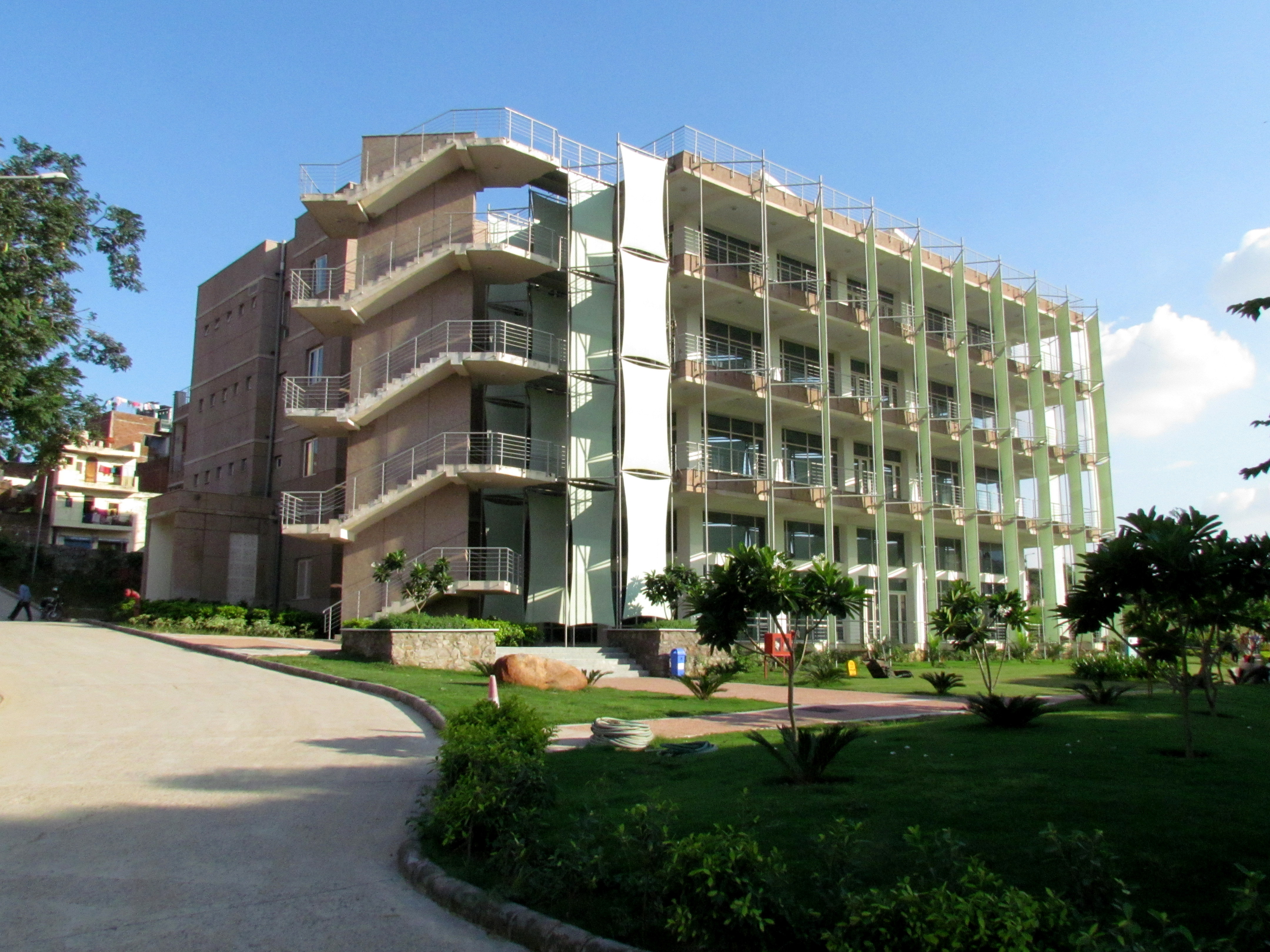 Indraprastha Institute of Information Technology by SHiFt (earlier ...