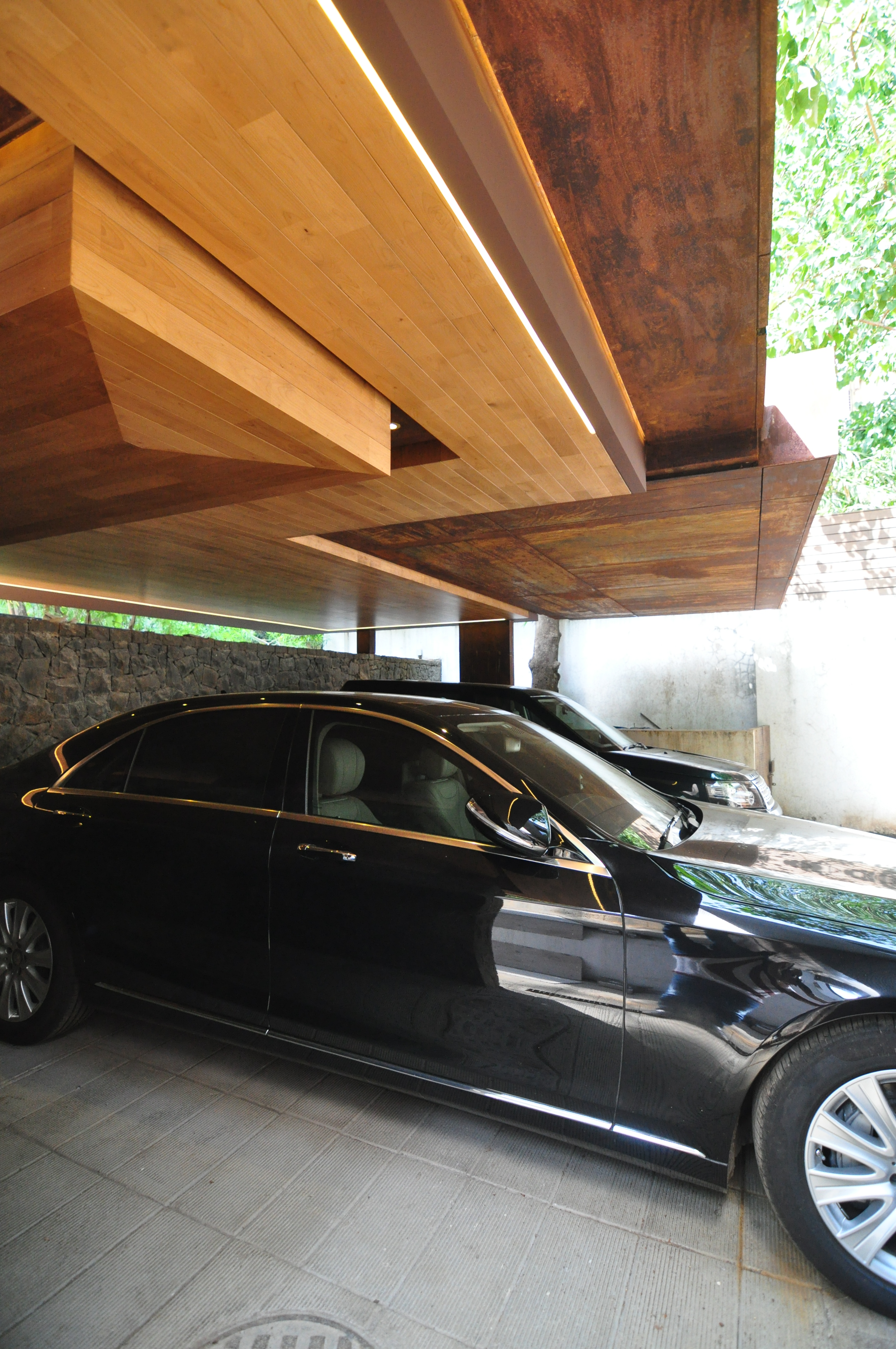 NASIR HUSSAIN BUNGALOW by RSA | RUMY SHROFF & ASSOCIATES - Architizer