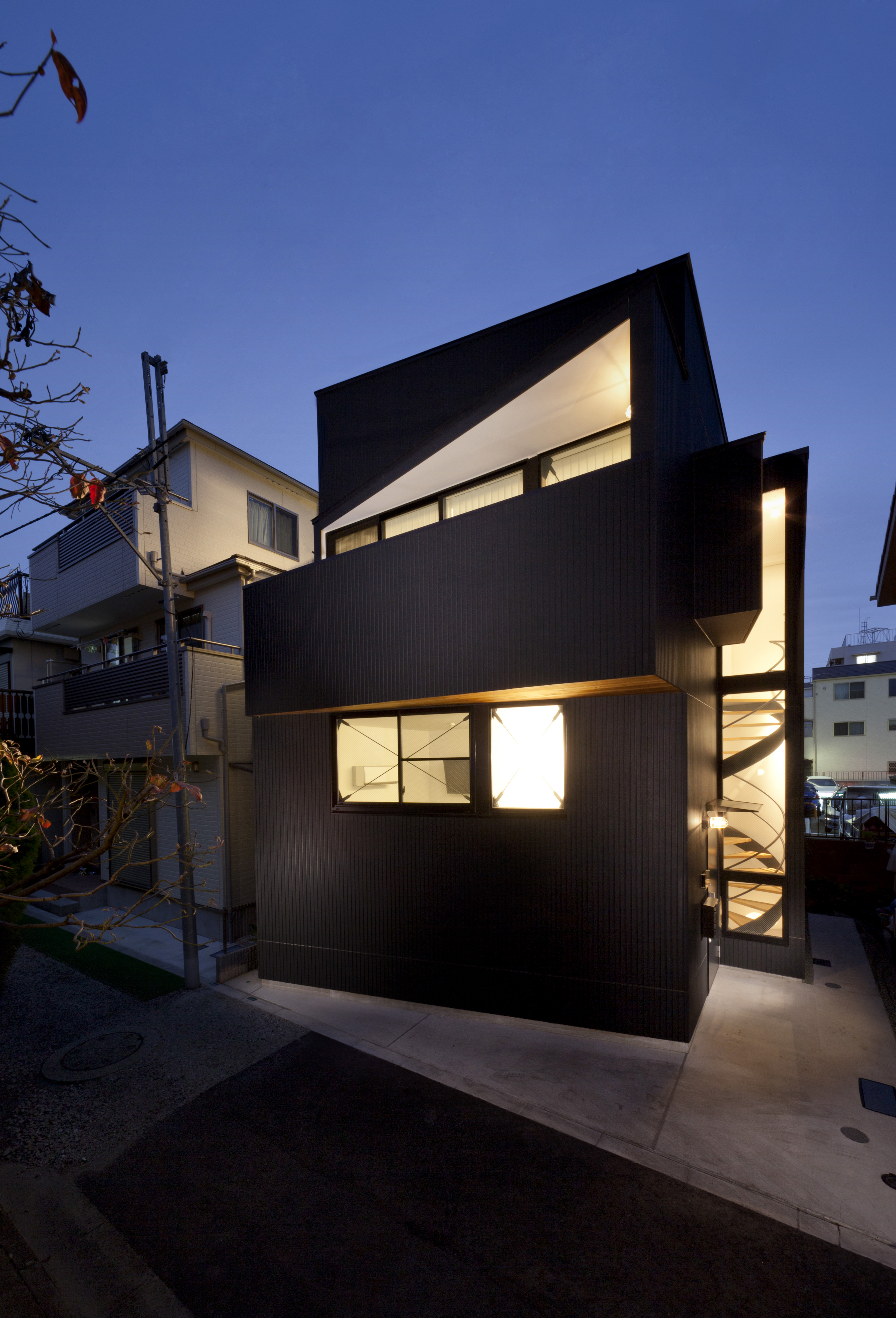 House in Shimomaruko by atelier HAKO architects - Architizer