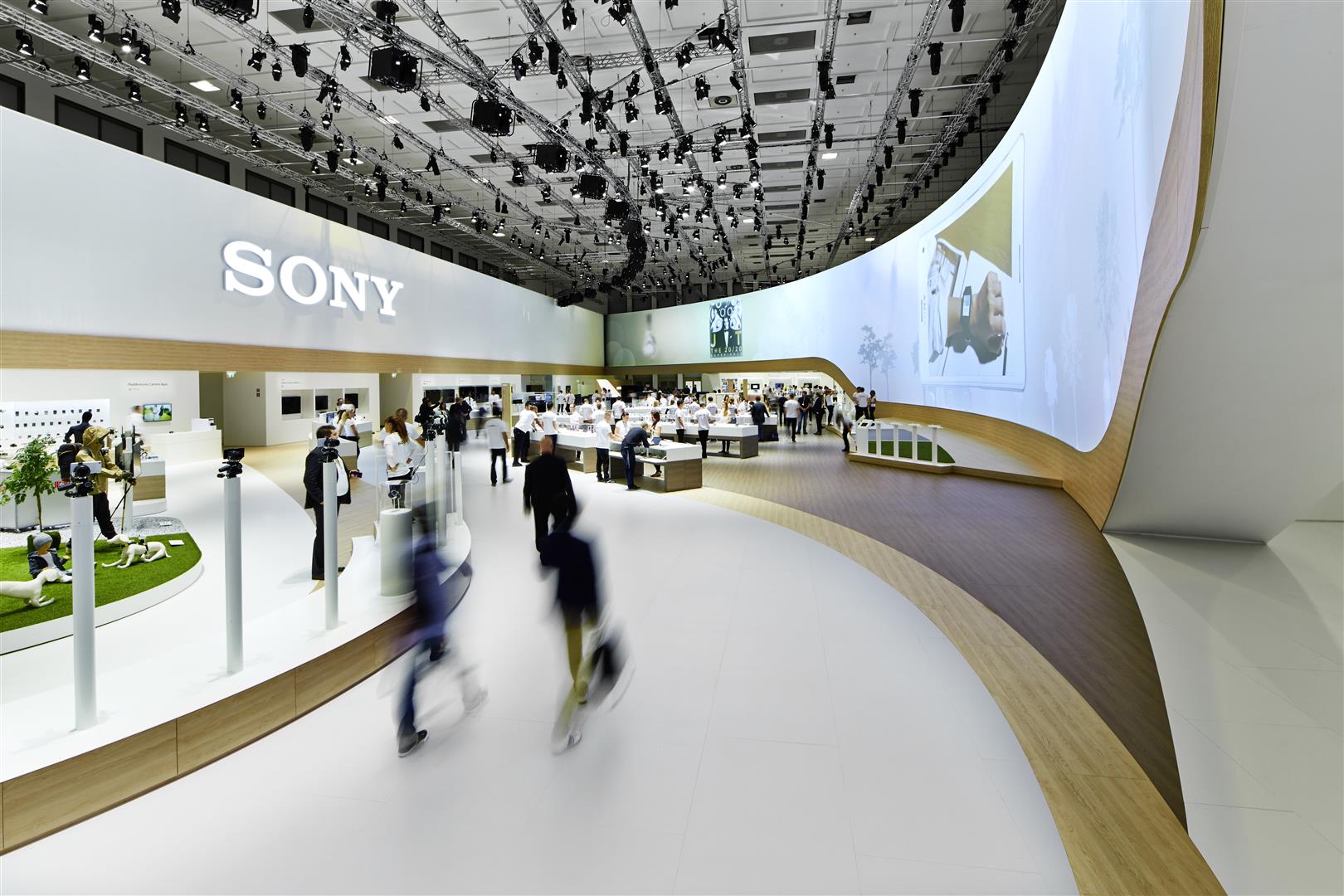 SONY EXHIBITION STAND by EGGER Wood-based materials - Architizer