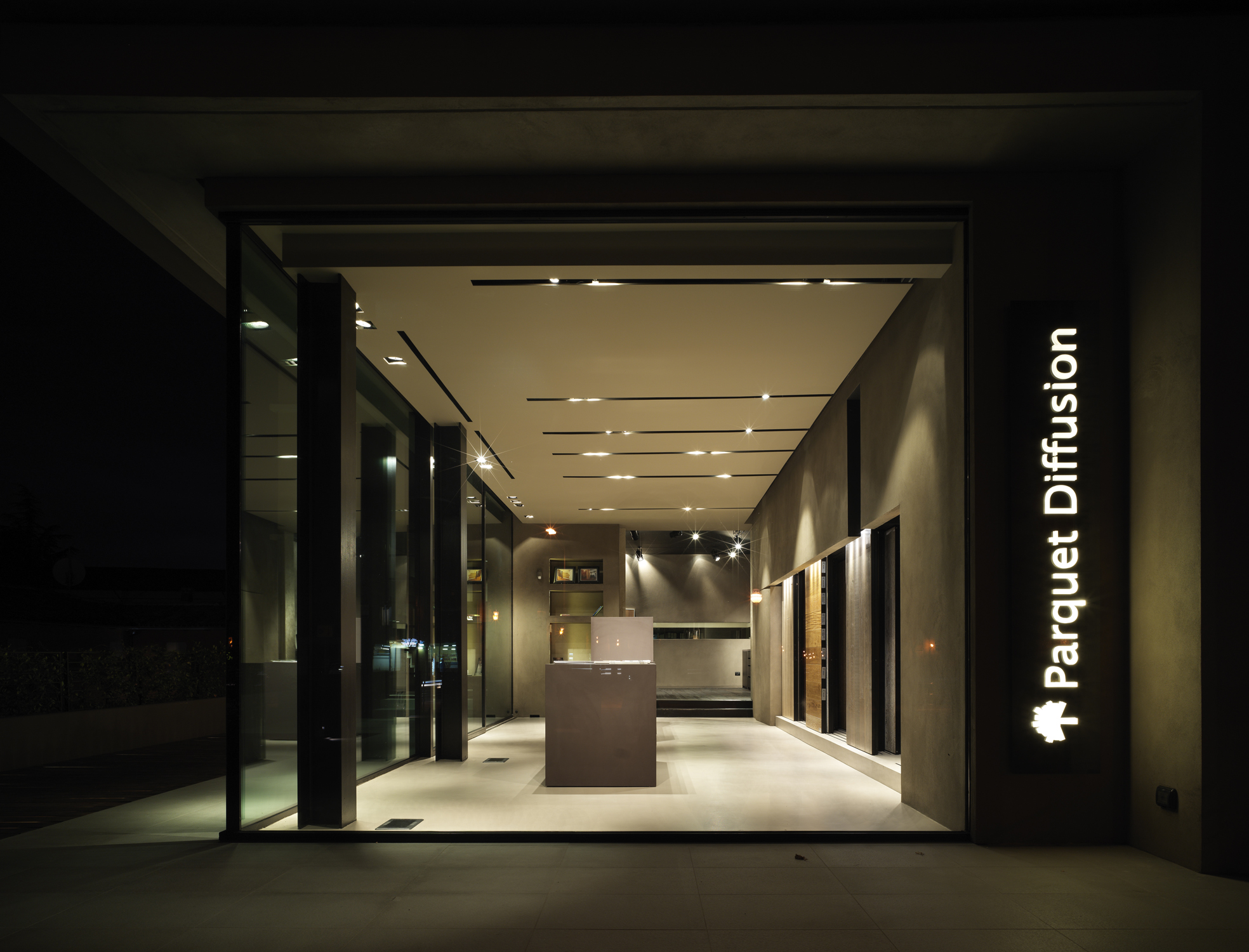 Parquet Diffusion Showroom by bartoletti cicognani architettura e ...