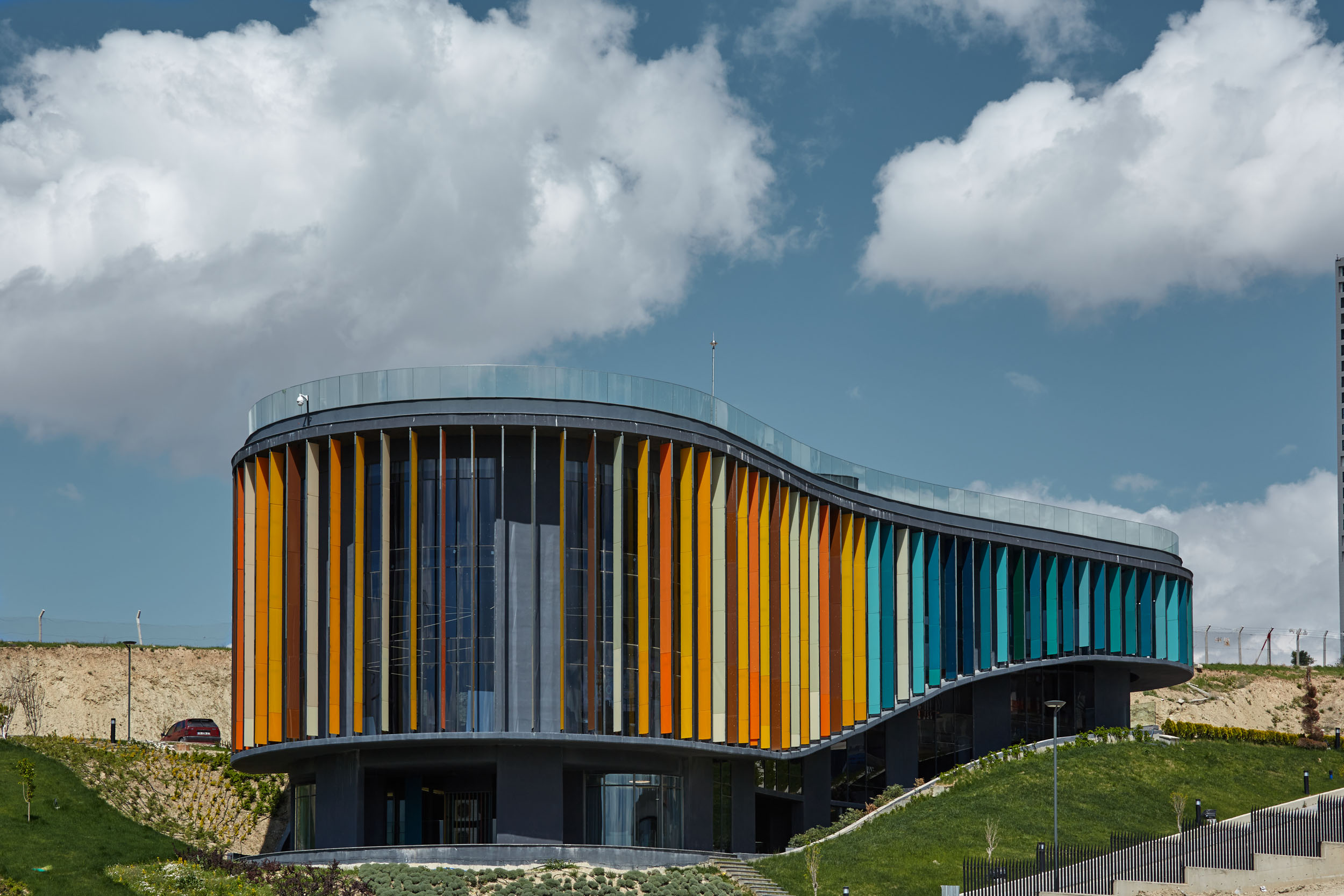 ONS INCEK Showroom & Sales Office by Yazgan Design Architecture ...