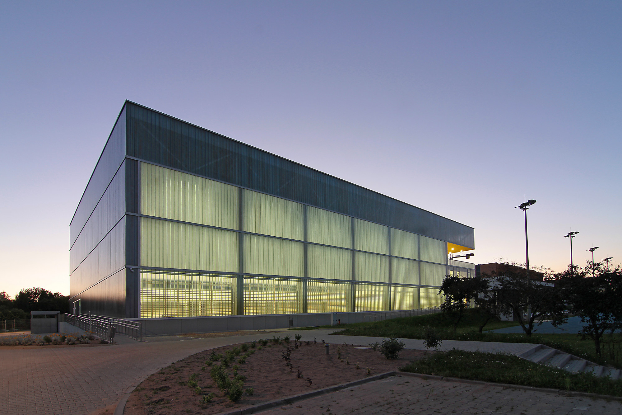 Sports Hall of Academy of Physical Education in Poznan by Neostudio ...