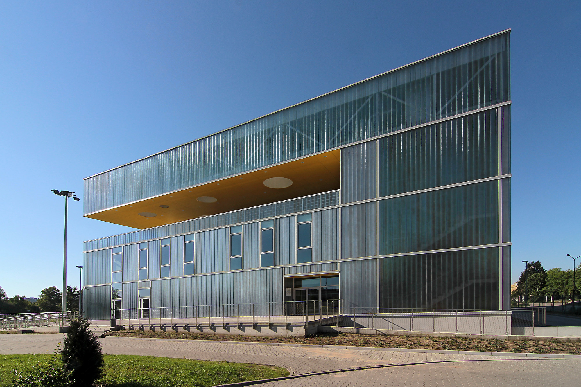 Sports Hall of Academy of Physical Education in Poznan by Neostudio ...