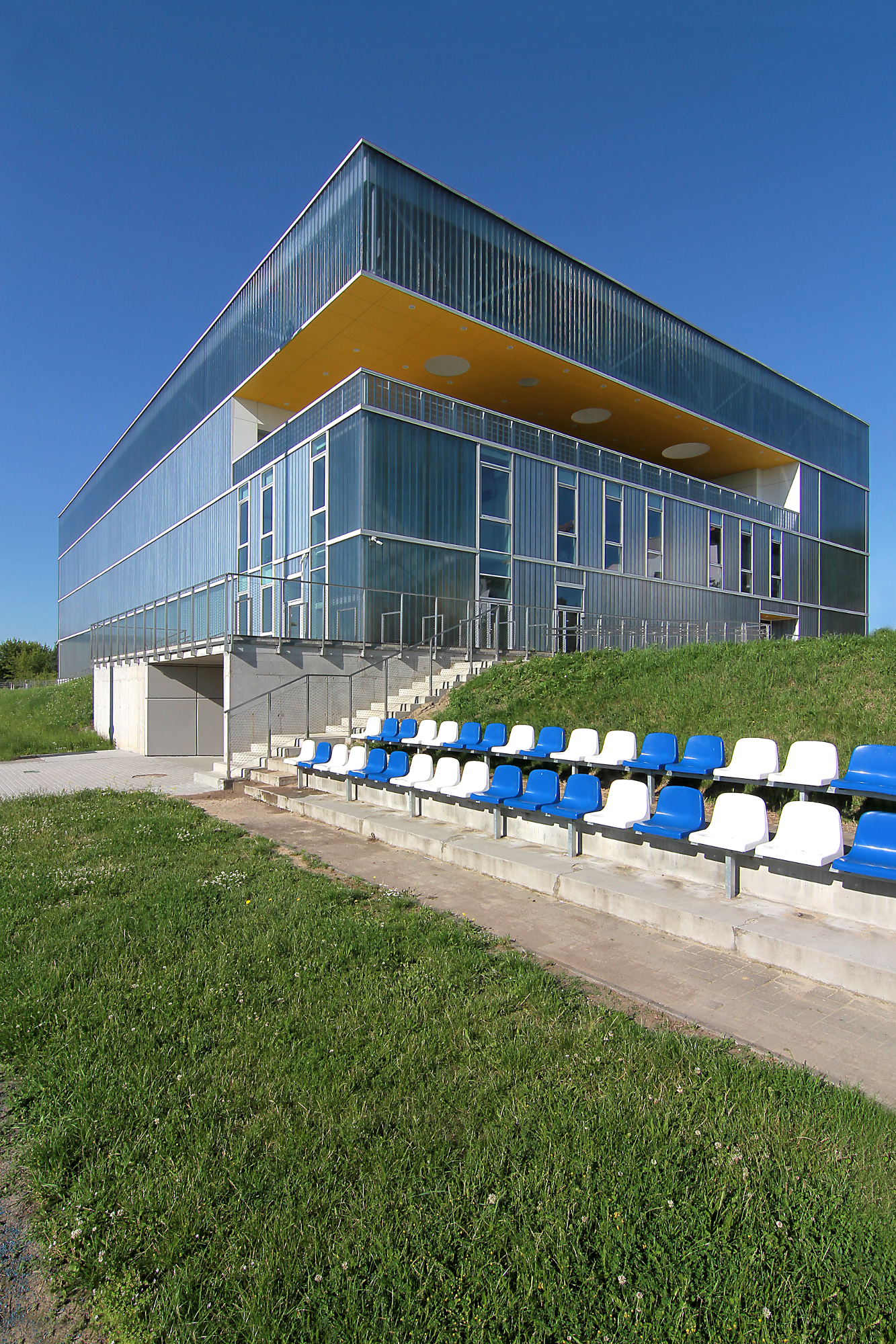 Sports Hall of Academy of Physical Education in Poznan by Neostudio ...