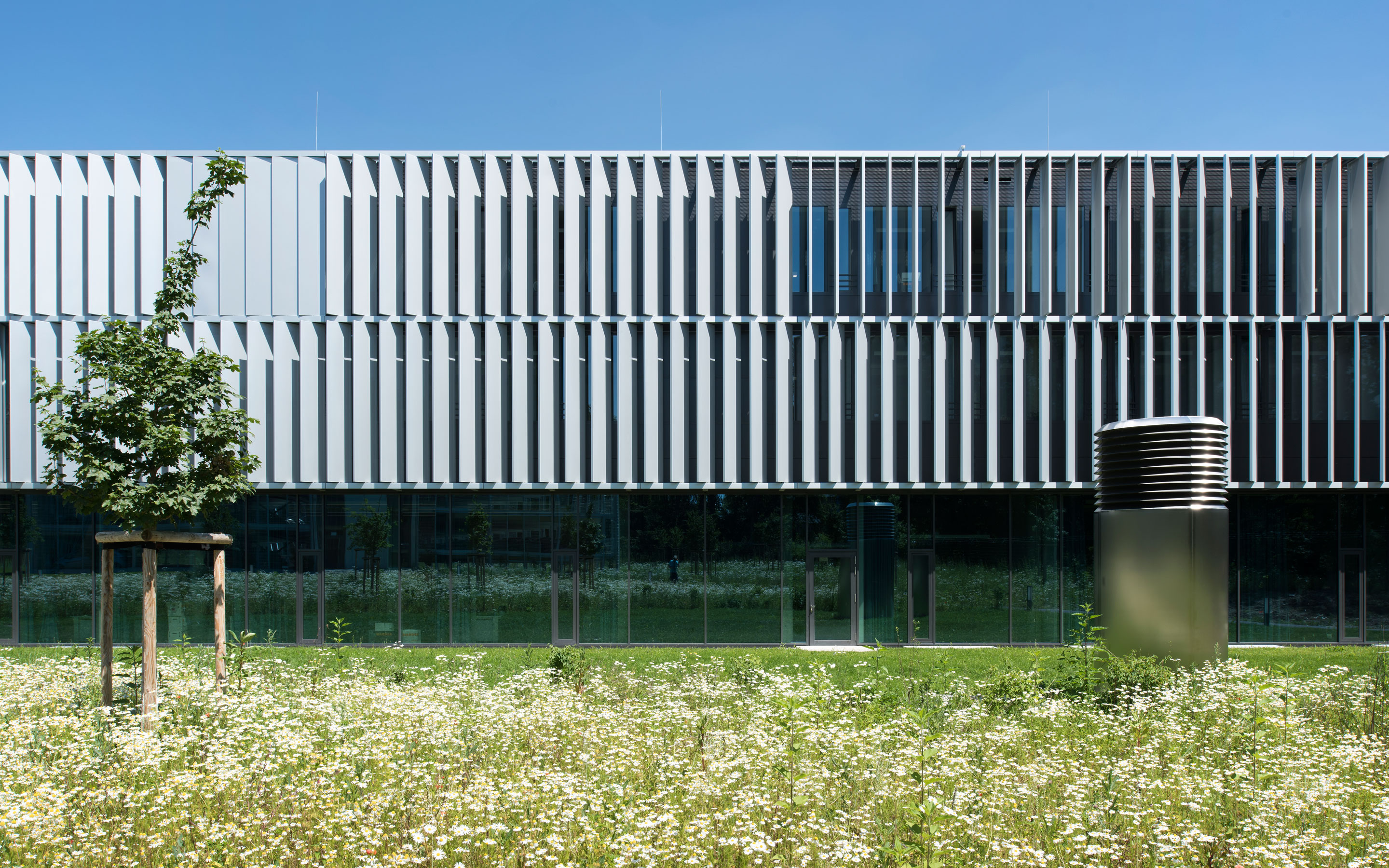 Idea 1269711: Robotics and Mechatronics Center by Birk Heilmeyer und ...