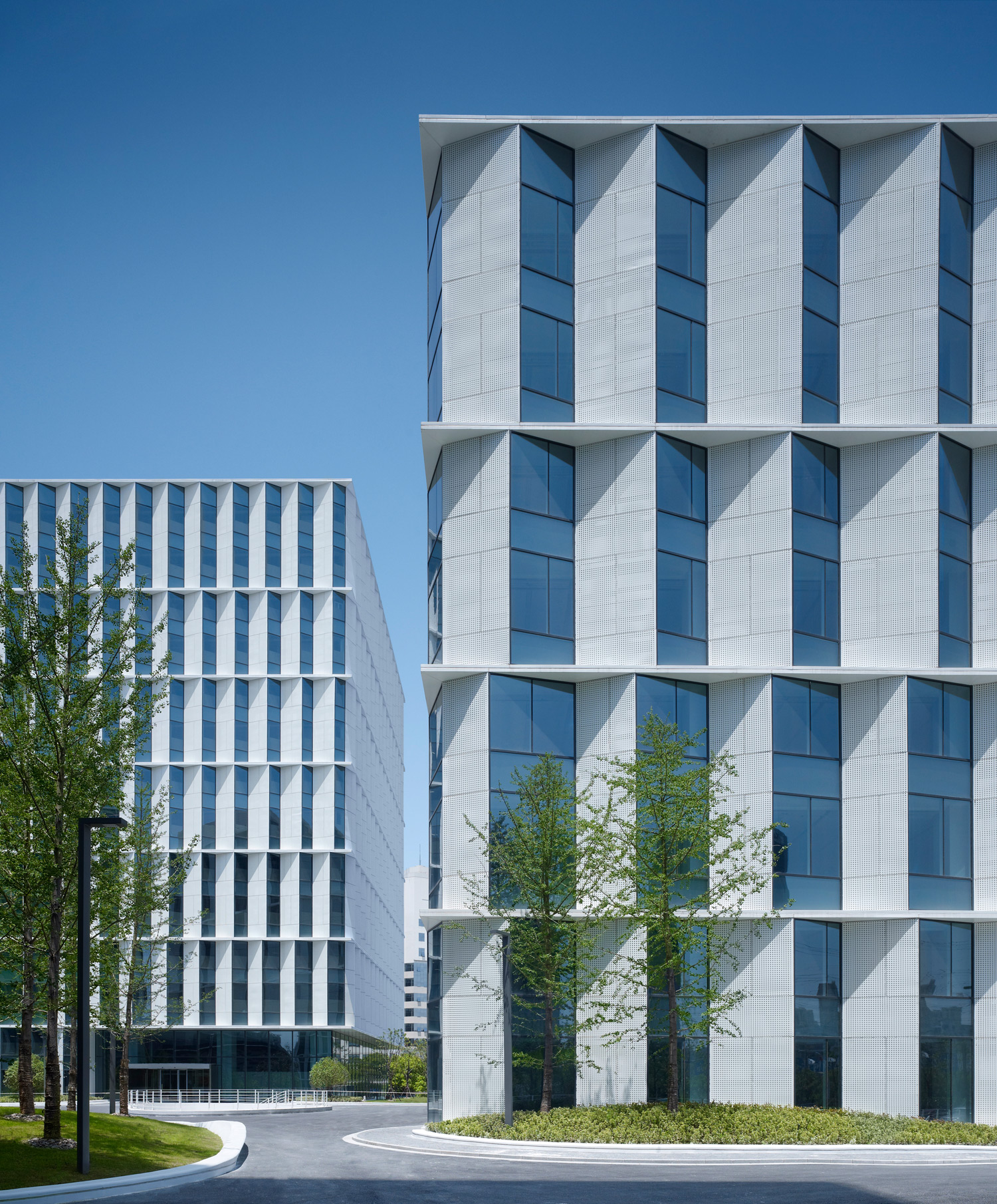 3Cubes Office Building by gmp von Gerkan, Marg and Partners Architects ...