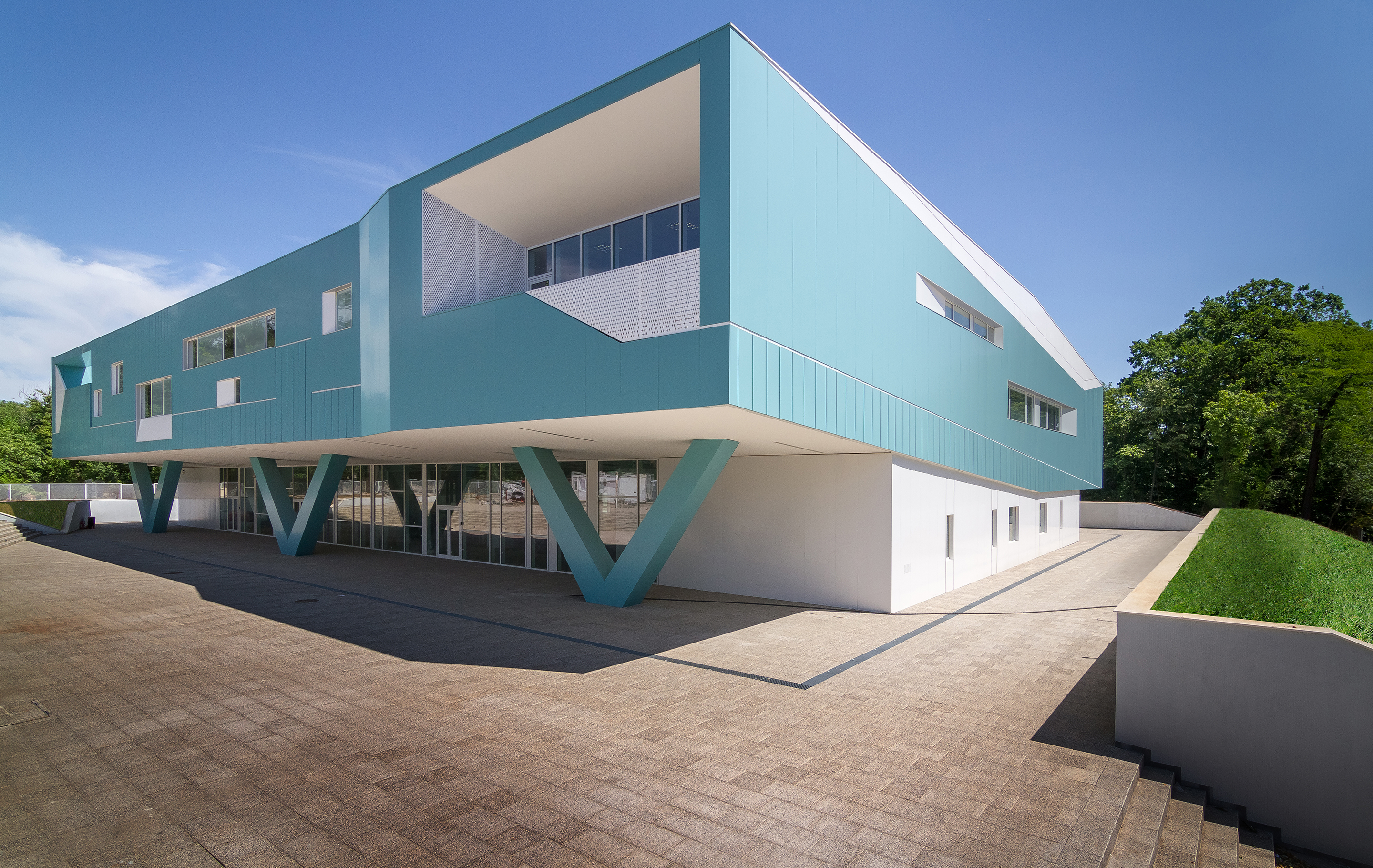 TURQUOISE - emergency call center 112 by U R B @ N O F F I C E - Architizer