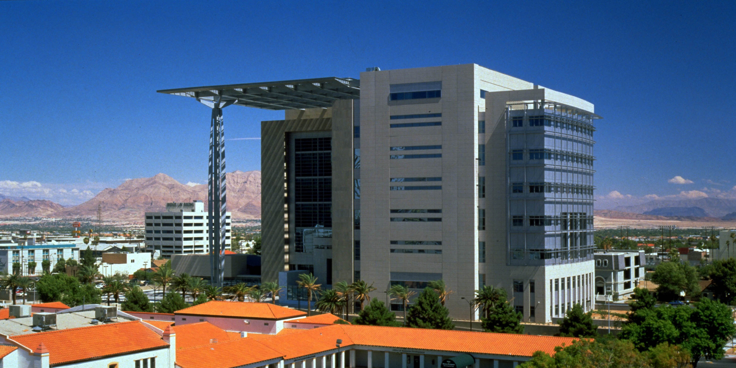 Lloyd D. George U.S. Courthouse and Federal Building by CannonDesign ...