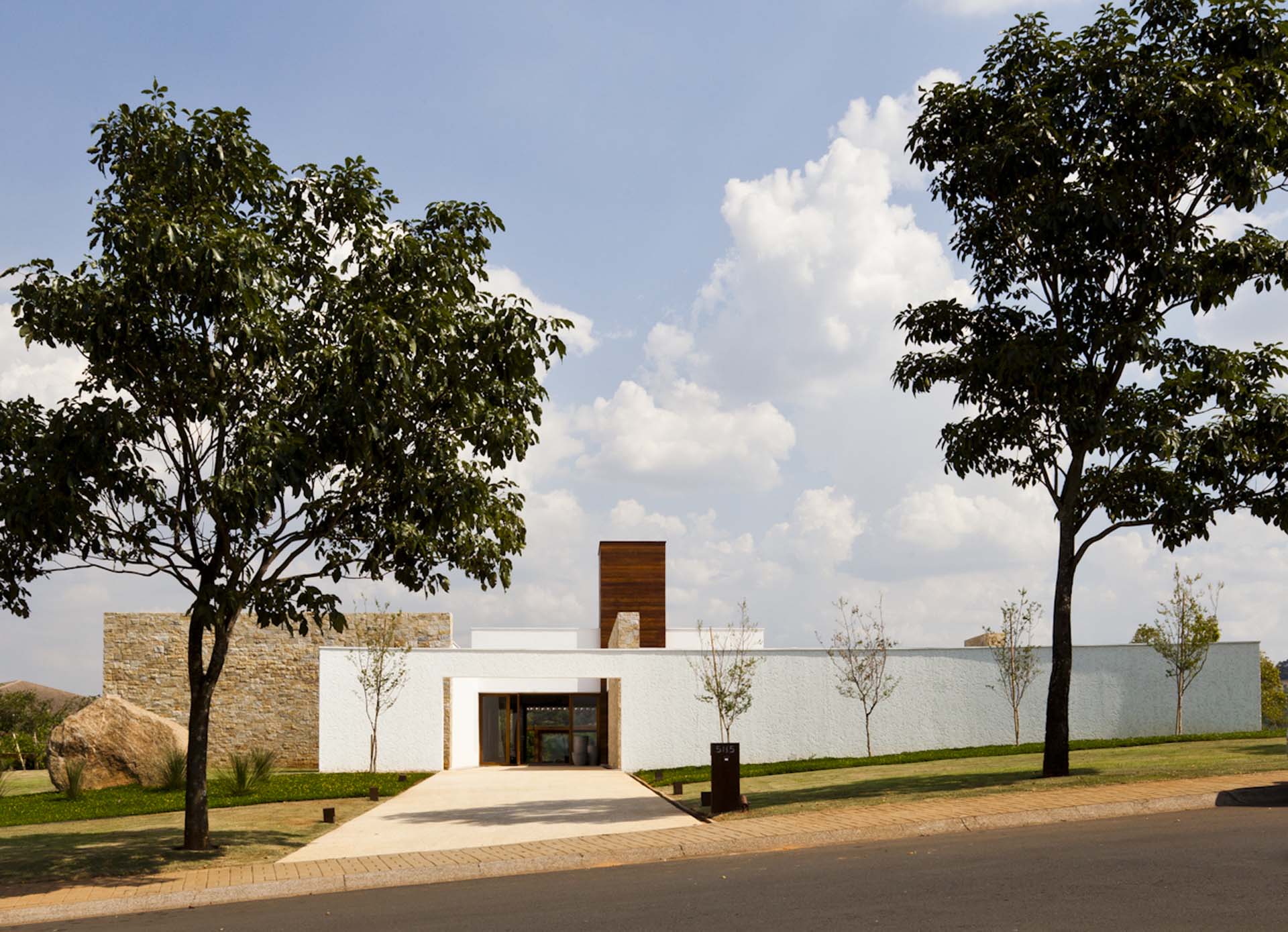 Idea 1280902: grama residence by vasco lopes arquitetura in Itupeva ...