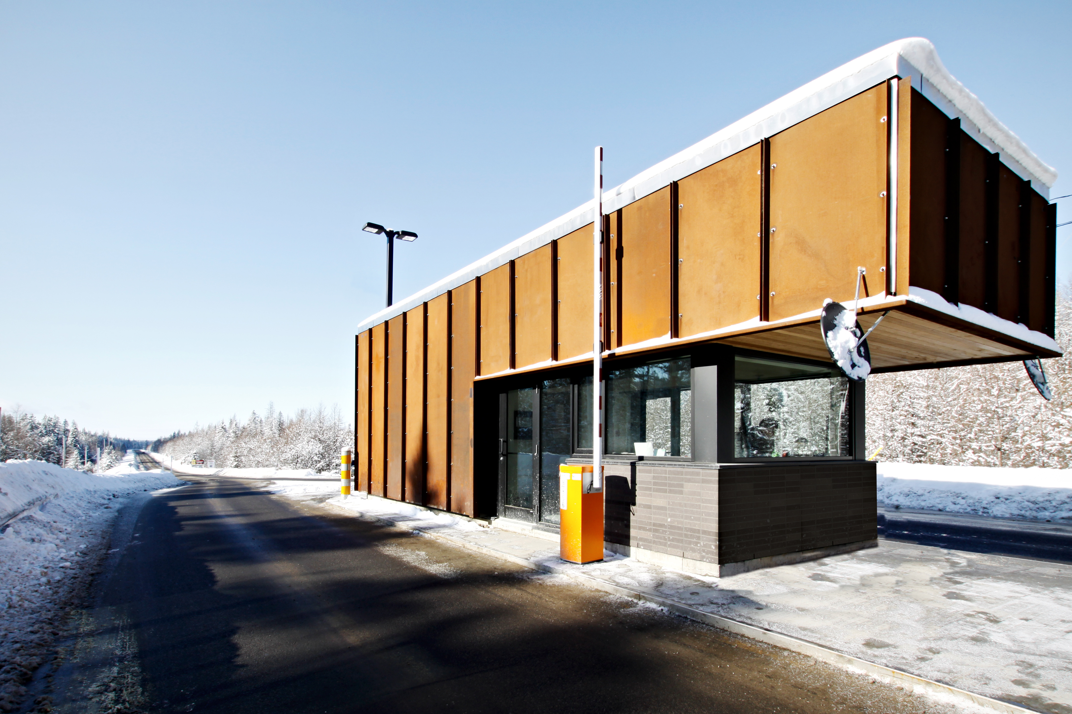 Guérite Base Militaire Valcartier by STGM Architecture - Architizer