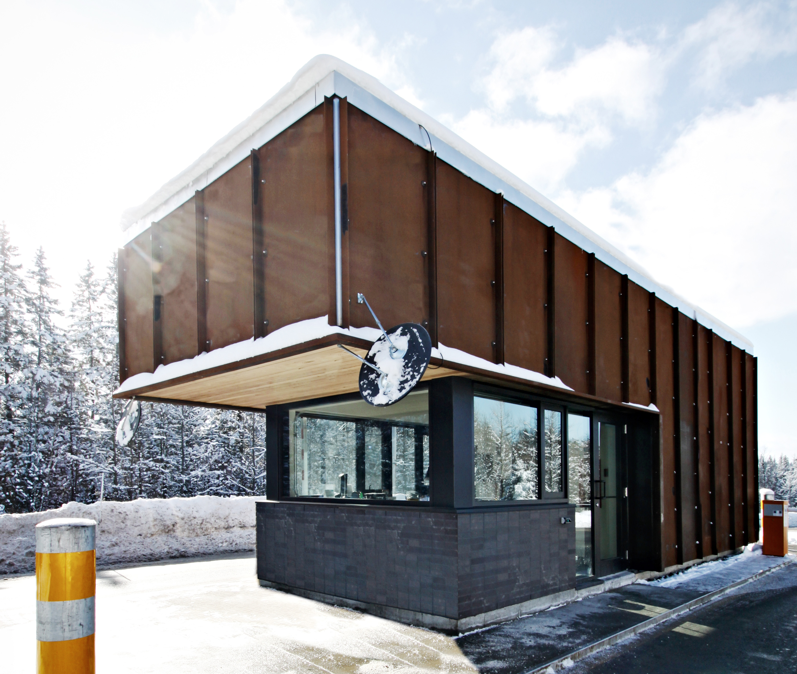 Guérite Base Militaire Valcartier - Architizer