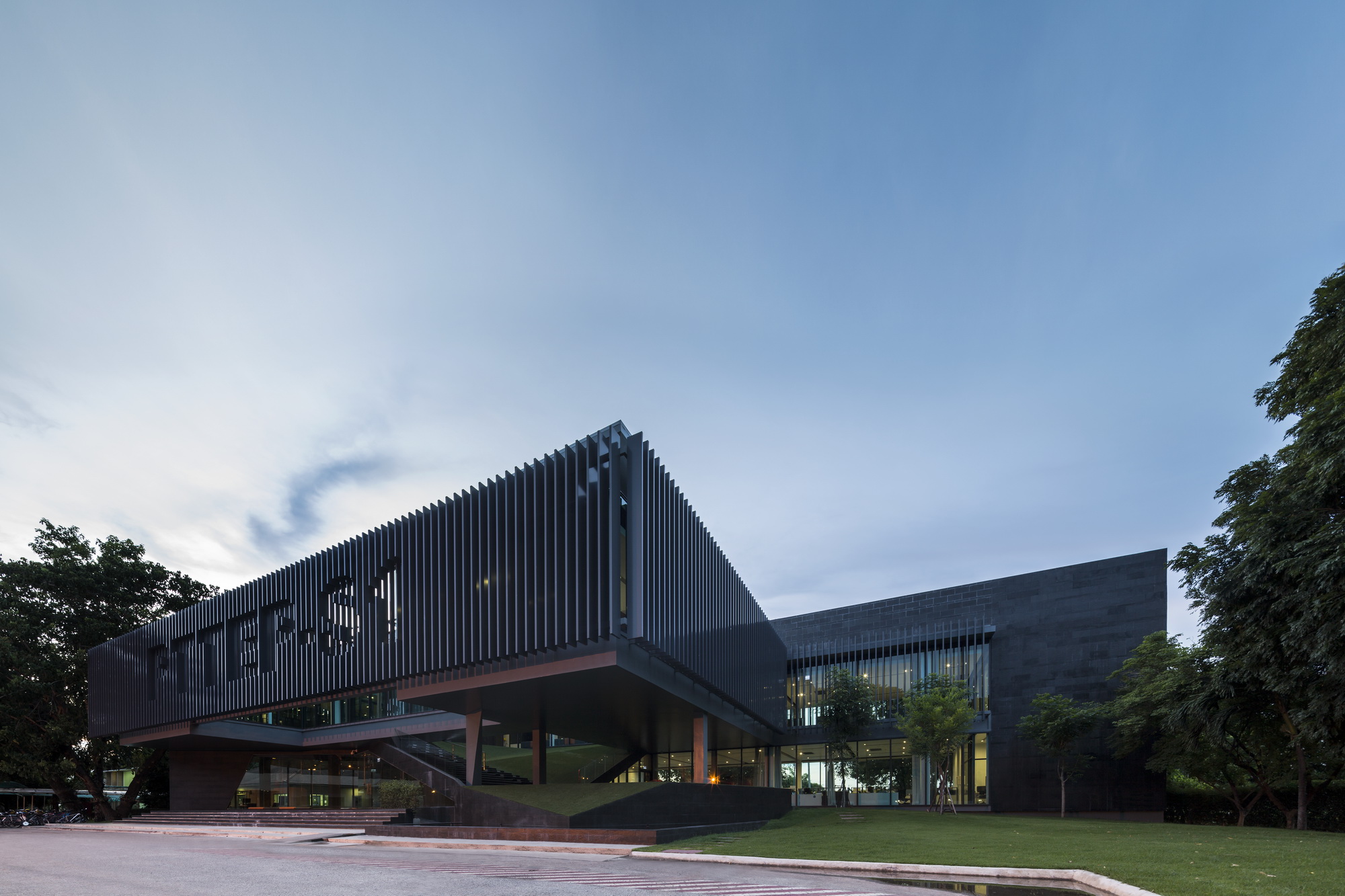 Pttep-s1 office by OfficeAT - Architizer