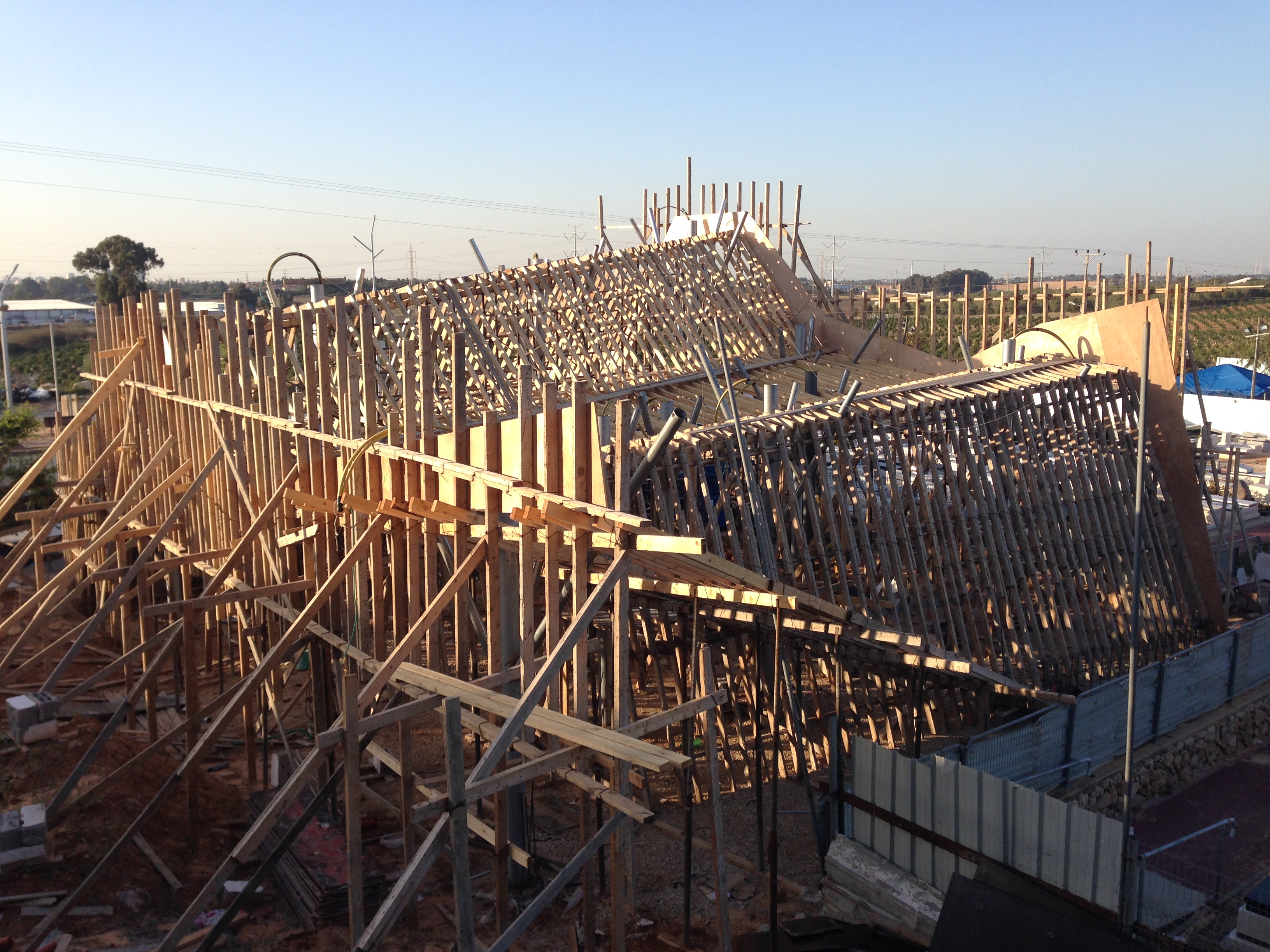 open-sided shelter by Studio for architecture & Design Ron Shenkin ...