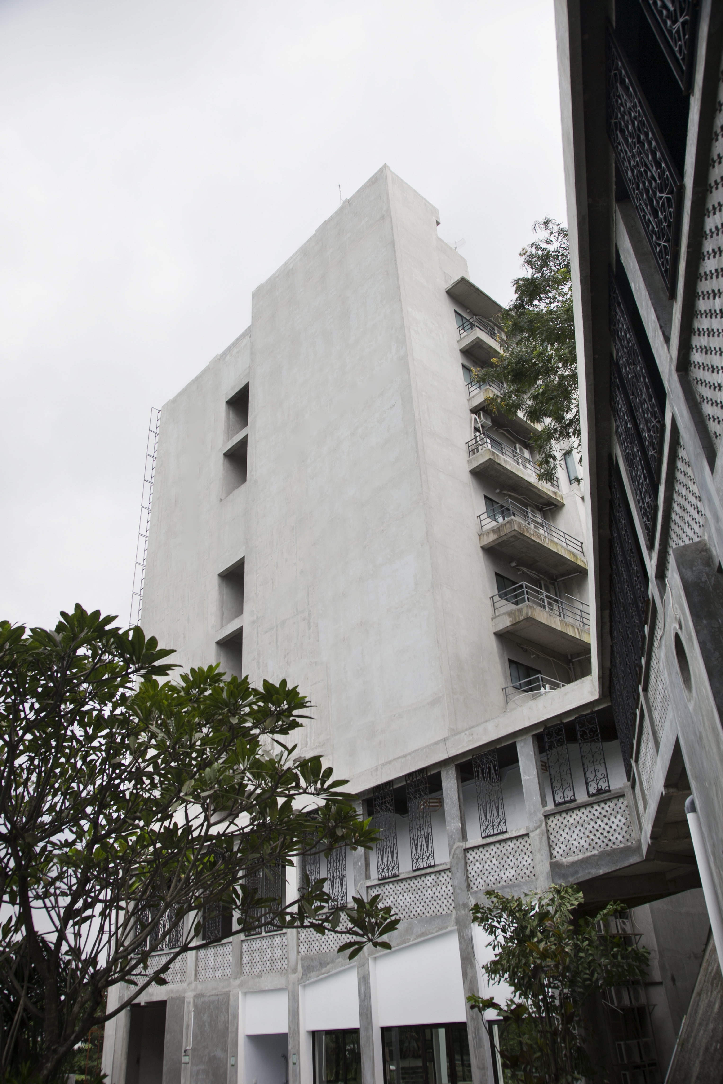 Oak Tree Hotel by PHL Architects - Architizer