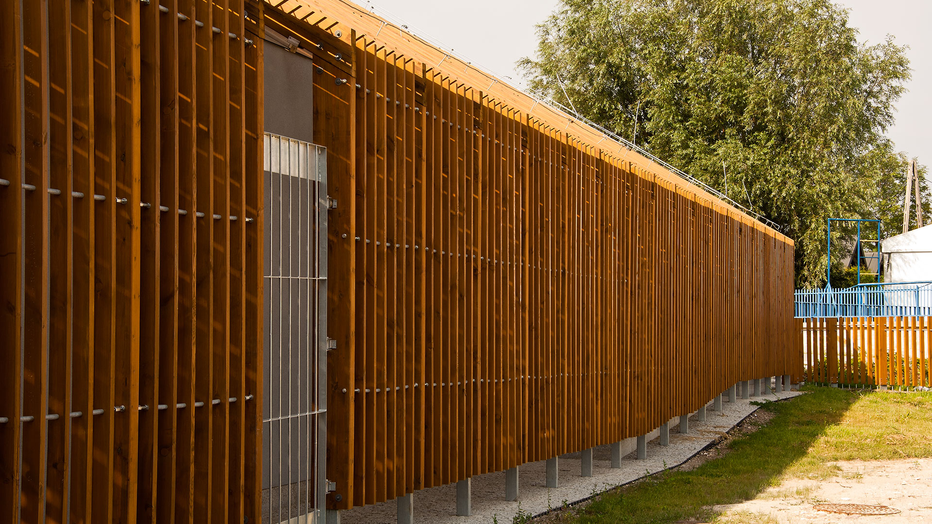 Public sanitary building by 2pm - Architizer