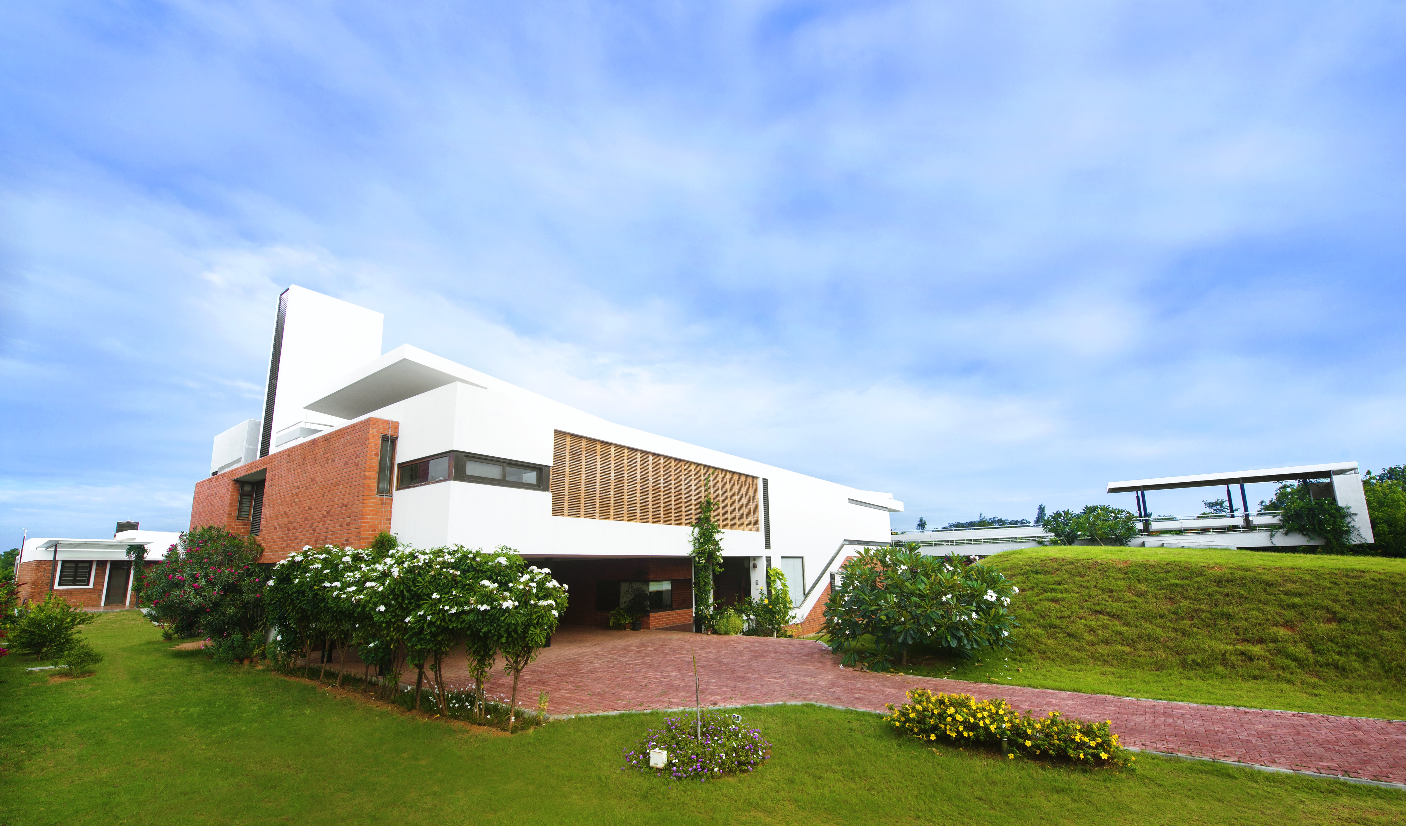 The One-Sided House by étendre - Architizer