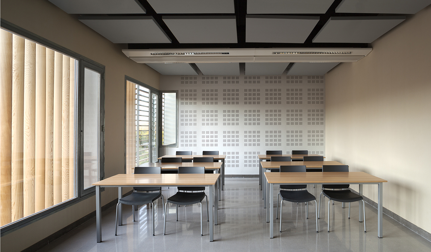 Valencia University Language Center by ARKÍTERA SLP Sociedad de ...