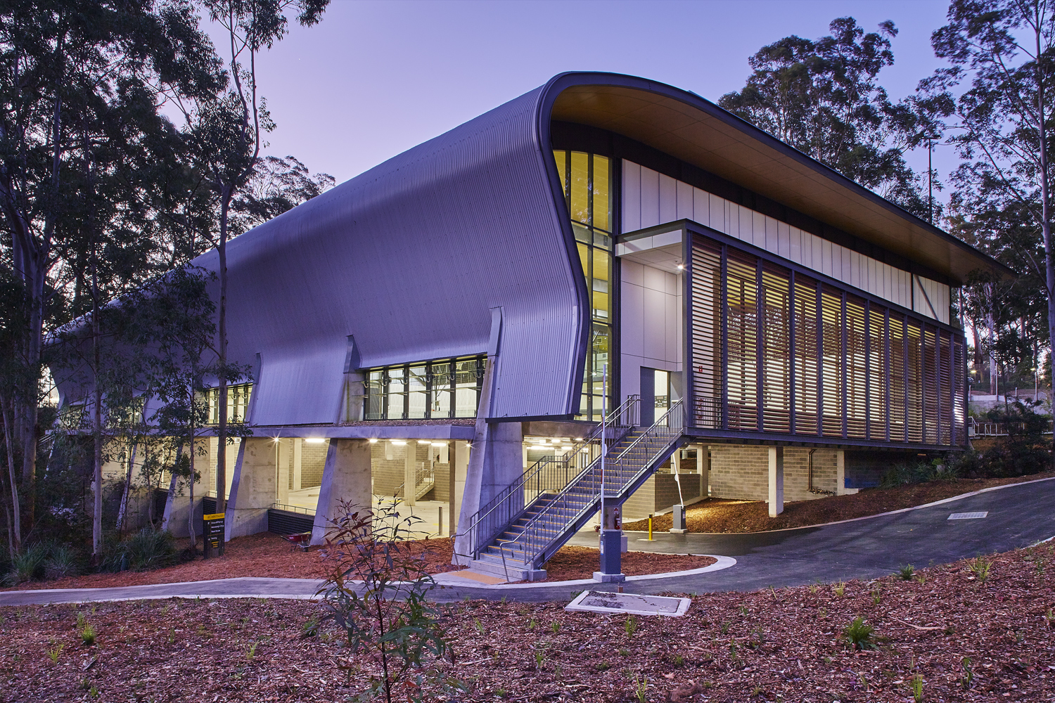 Abbotsleigh Multipurpose School Sports Hall and Sports Field by AJ+C ...