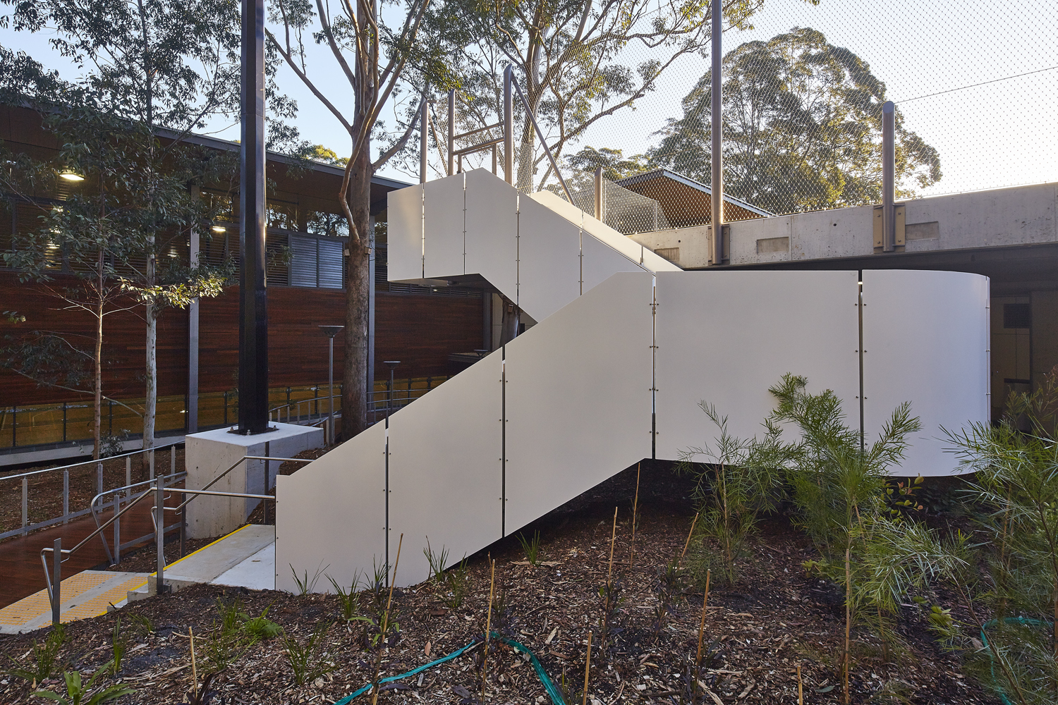 Abbotsleigh Multipurpose School Sports Hall and Sports Field by AJ+C ...