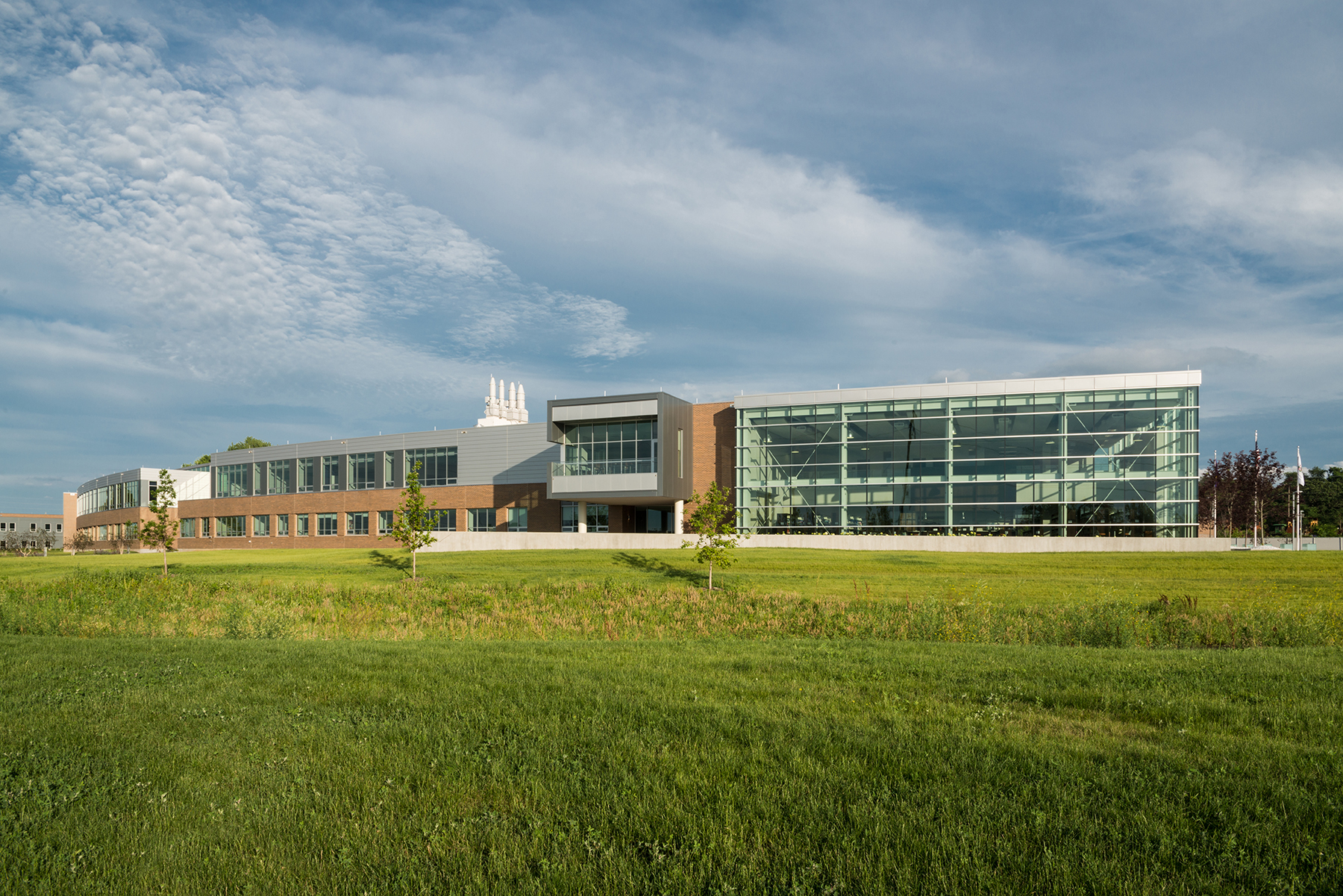 Western Illinois University Quad Cities Riverfront Campus by Holabird ...