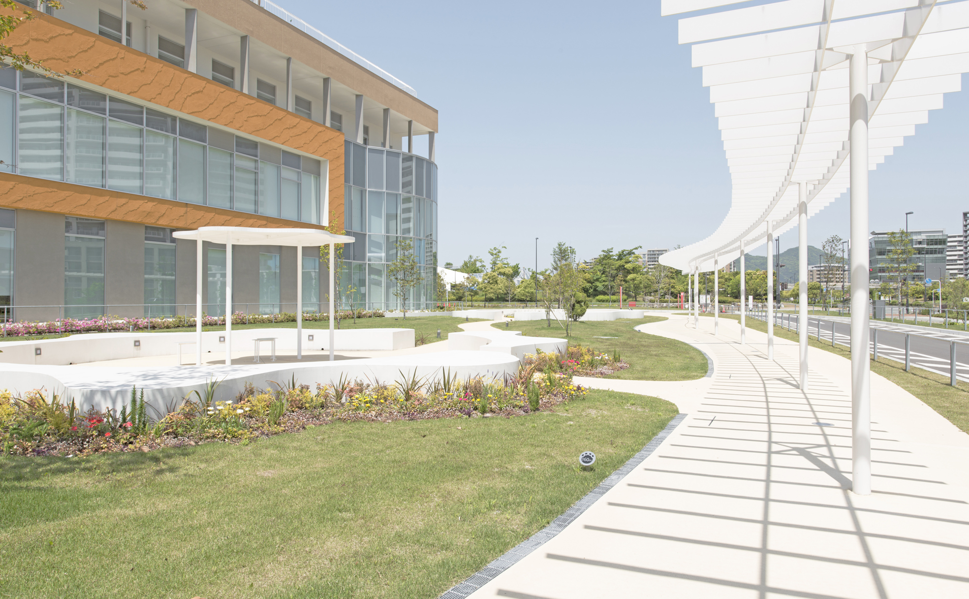 Fukuoka Children's Hospital Landscape Design by DESIGN NETWORK ...