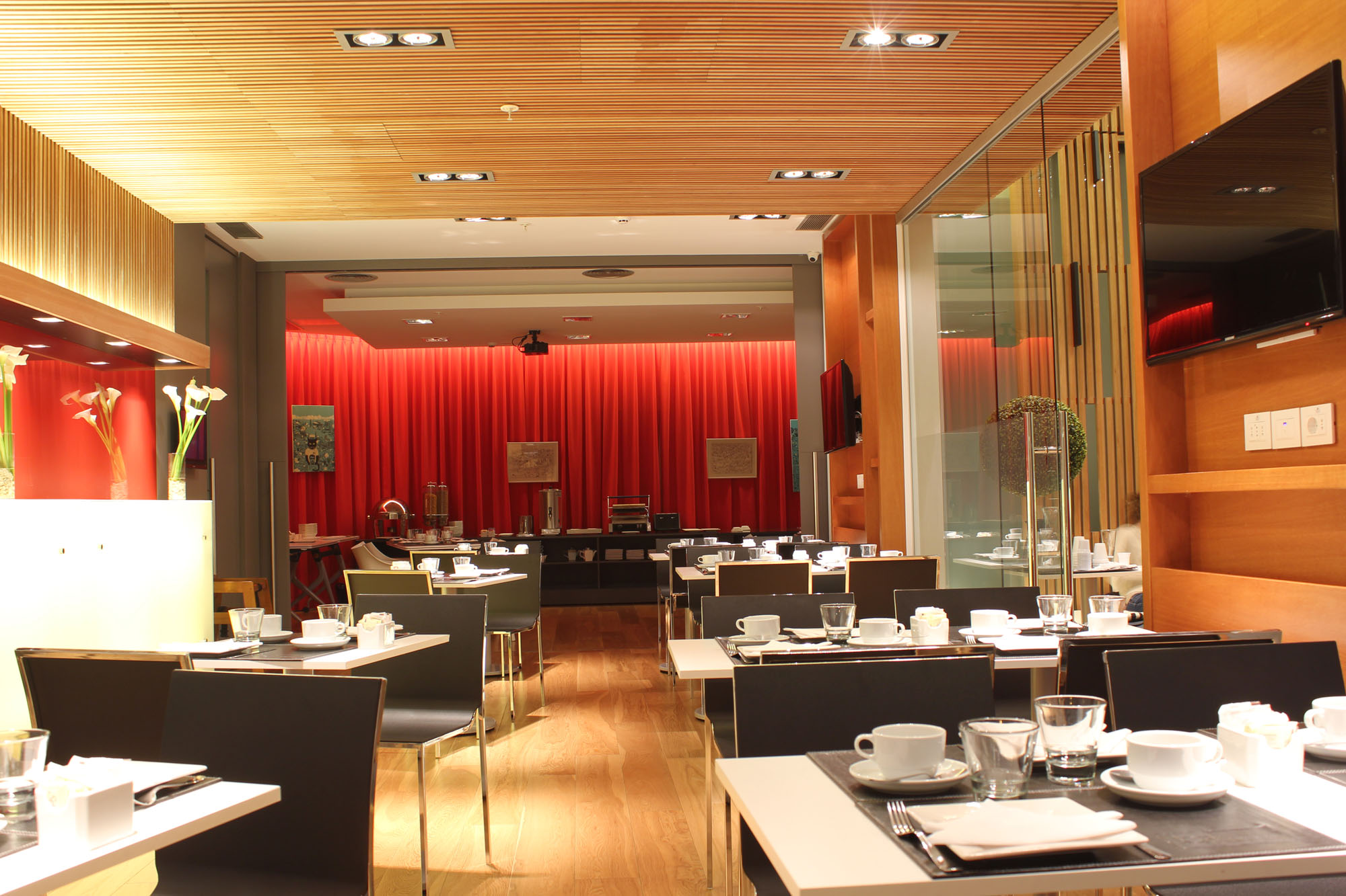 Bit Design Hotel - Interior design by Marcelo Aguiar Pardo architects ...