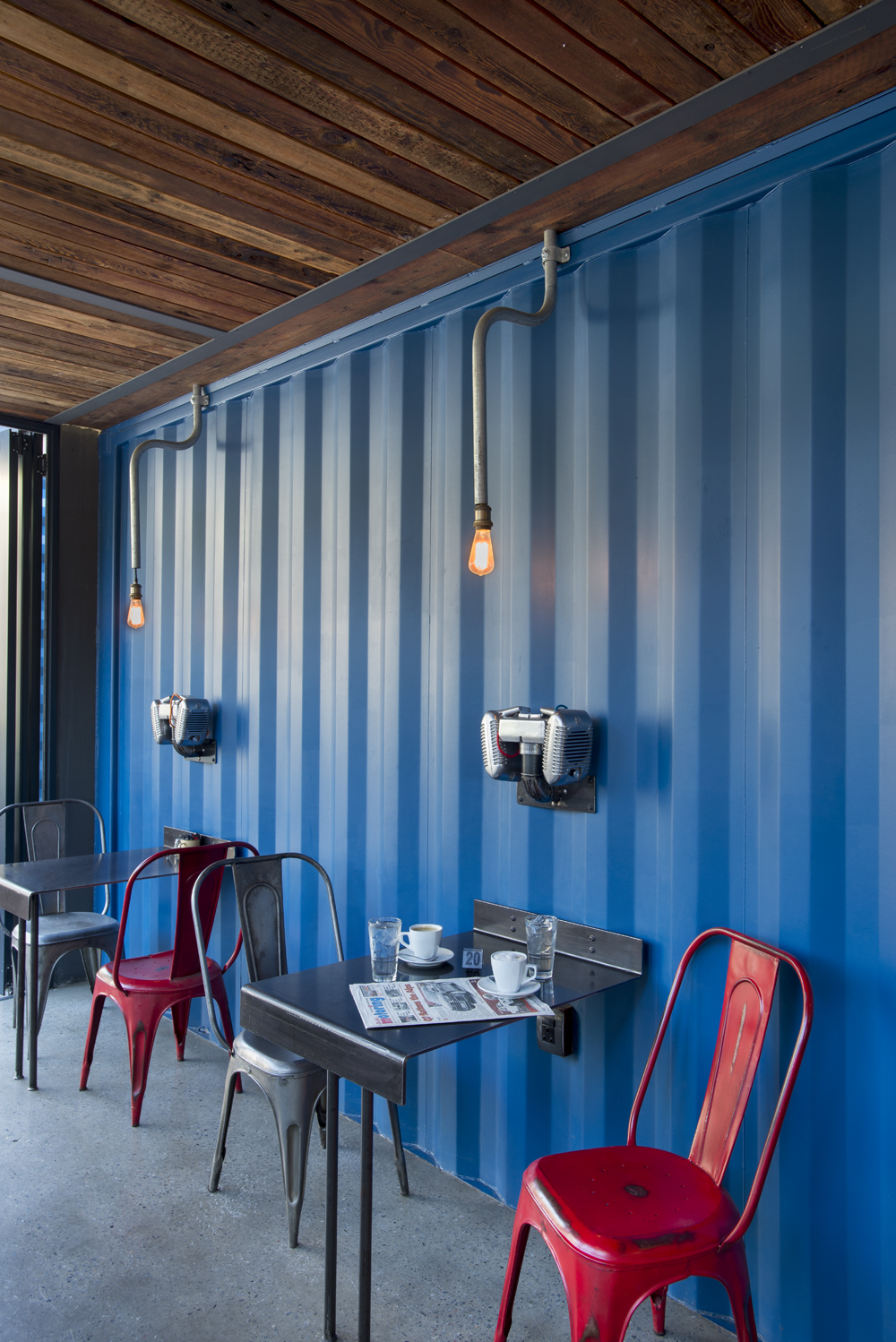 Foghound Interactive Coffee & Showroom by Earthworld Architects and ...