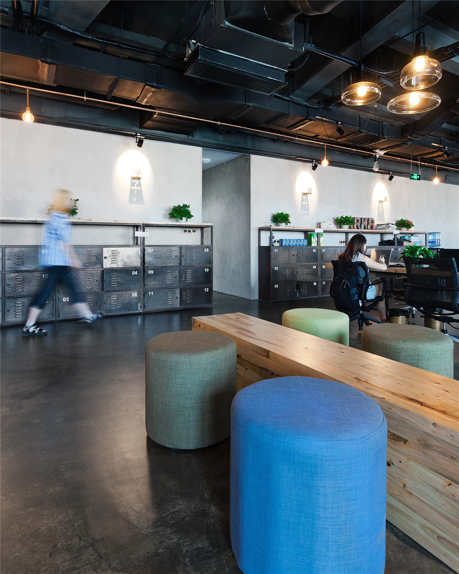 LEO Office Shanghai by LLLab. - Architizer