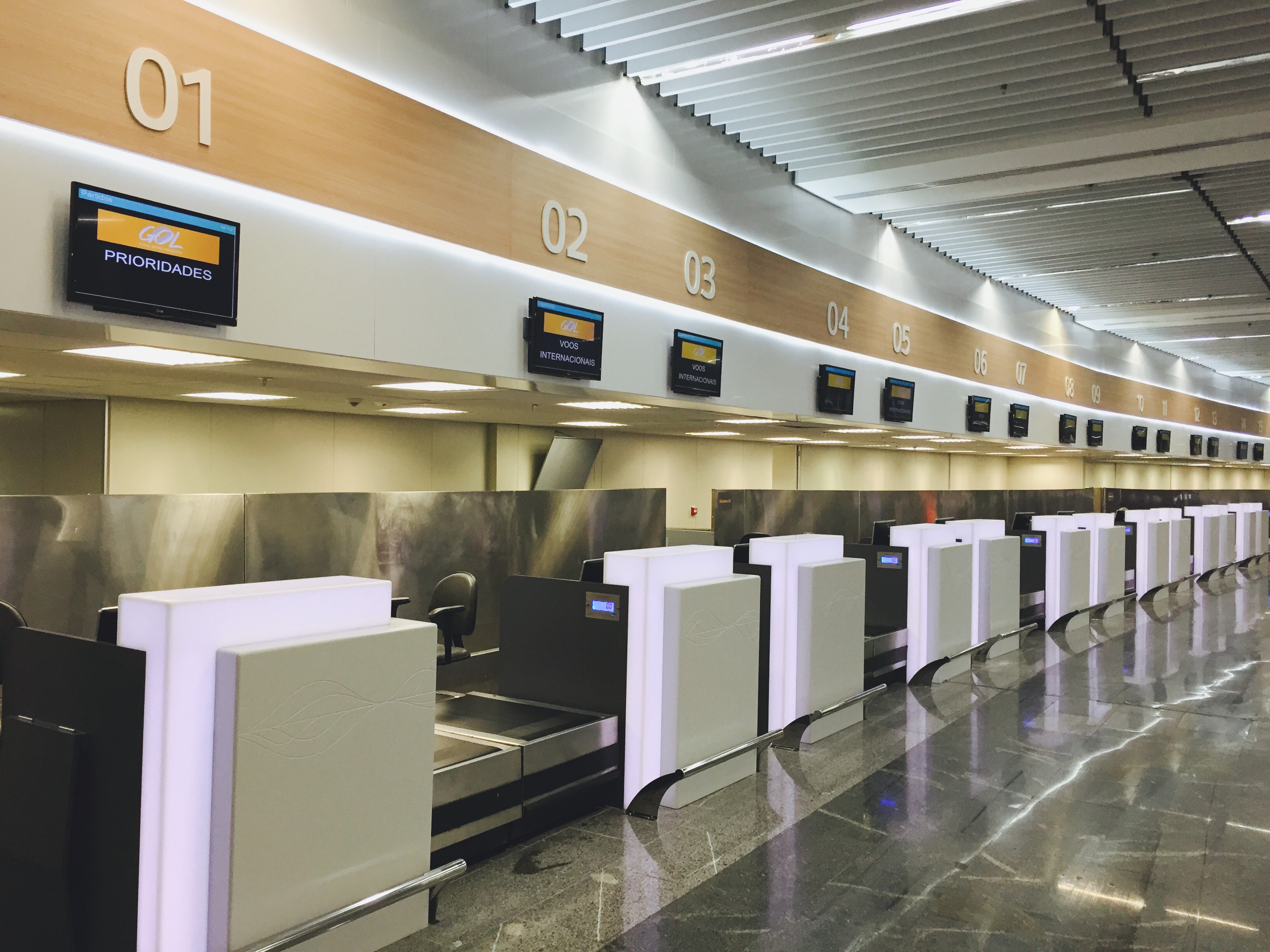 New check-in area by RIOgaleão - Architizer