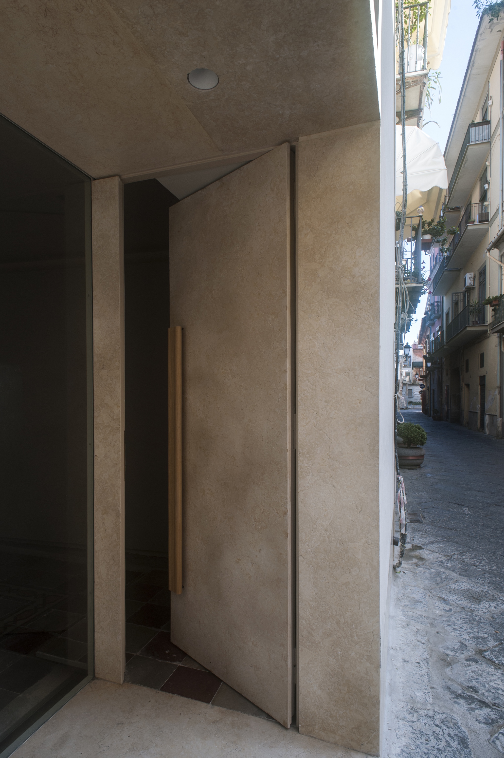 Restoration and renovation of a historical building in Caserta by LCA ...